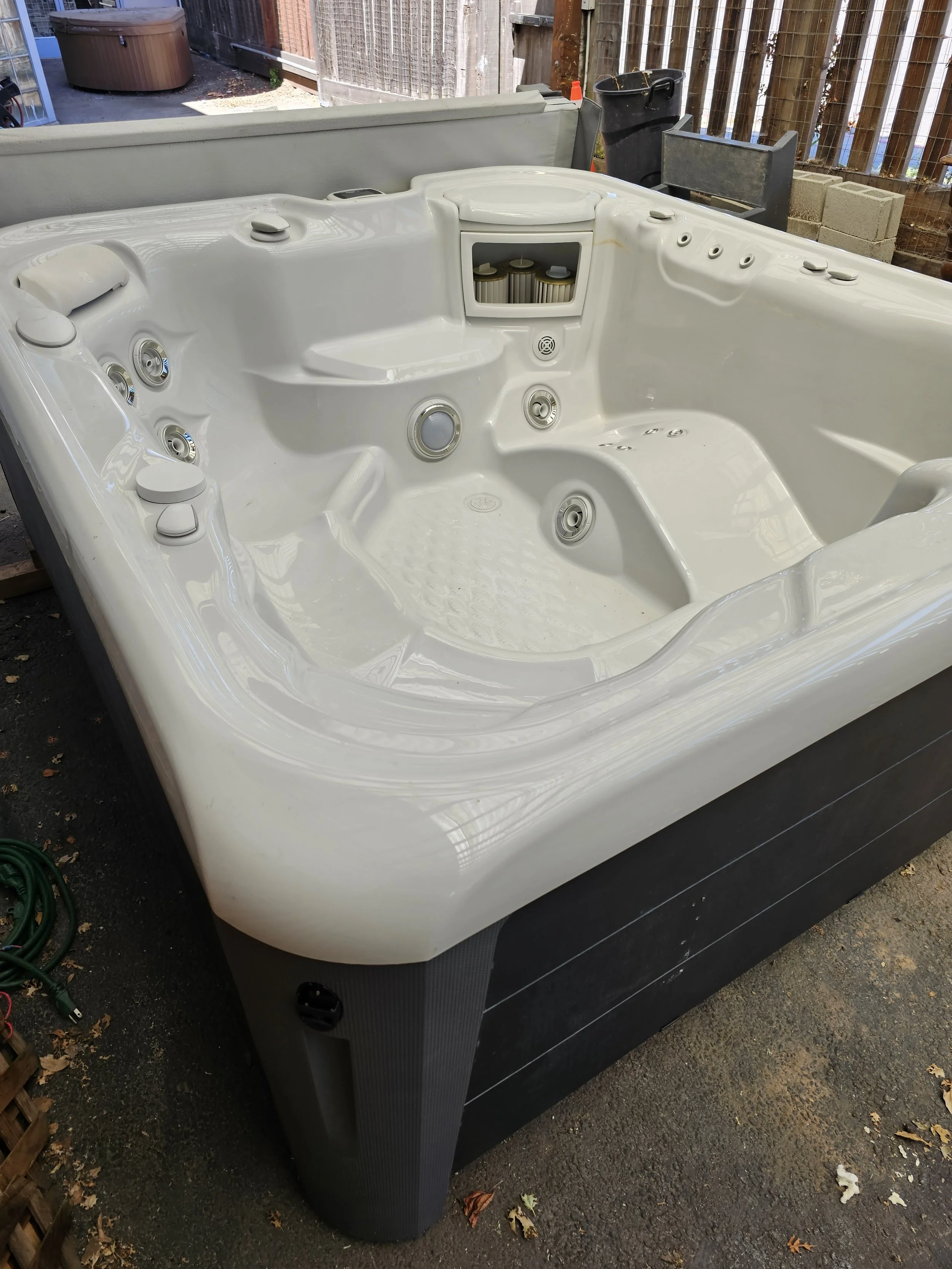 2020 Hot Spring ‘Sovereign’ SOLD — Monterey Hot Tubs