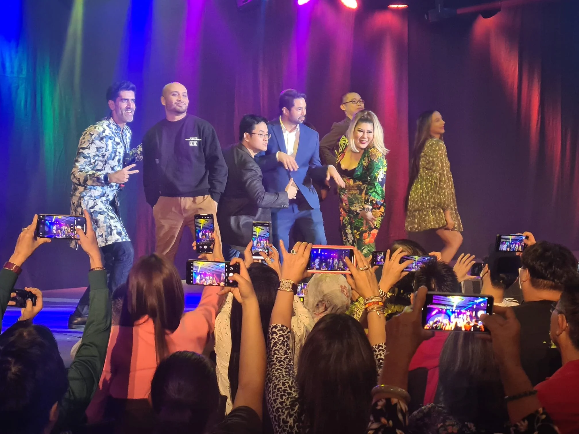 FRONT ROW ENTERTAINMENT