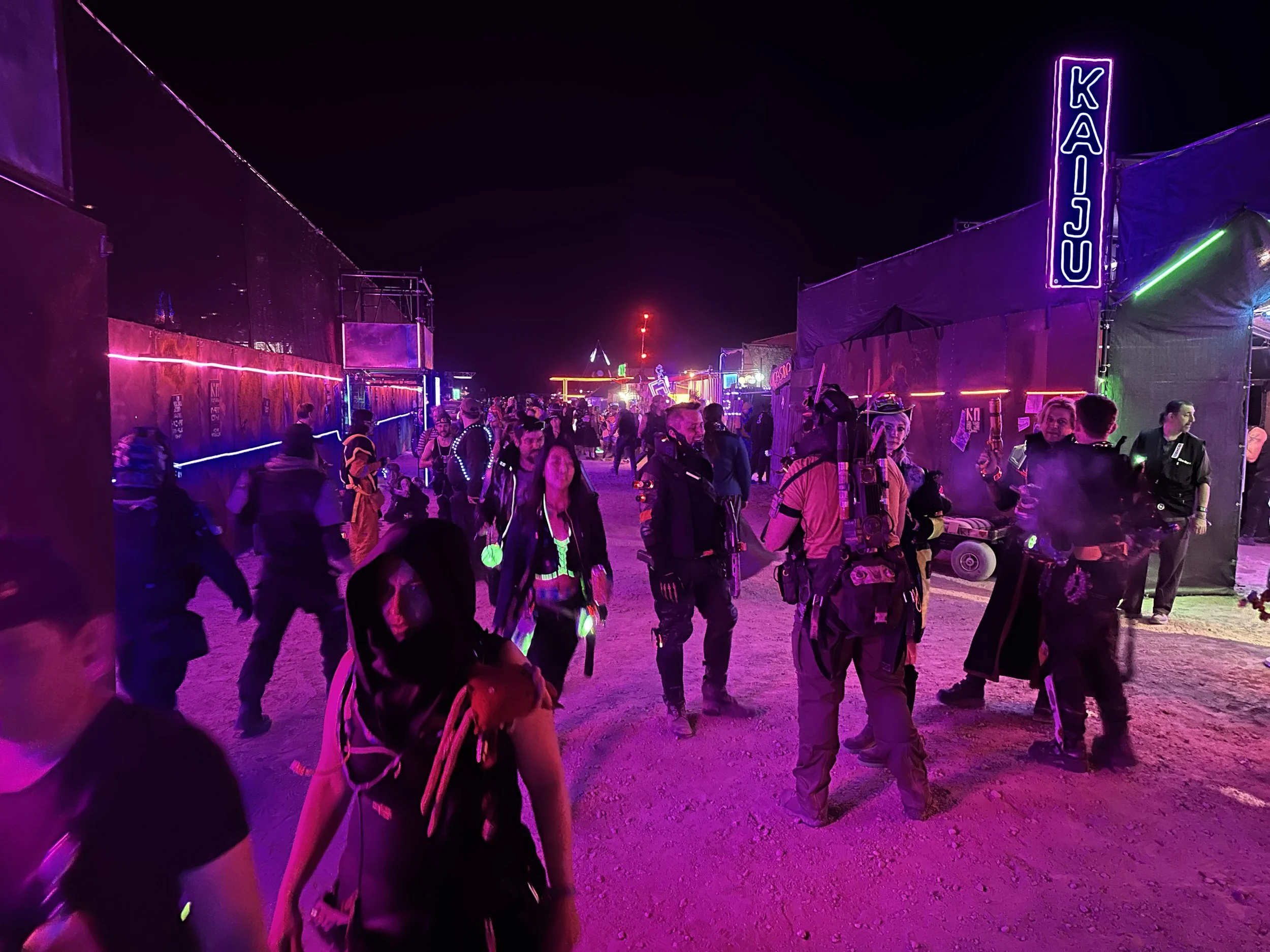 About — NEOTROPOLIS