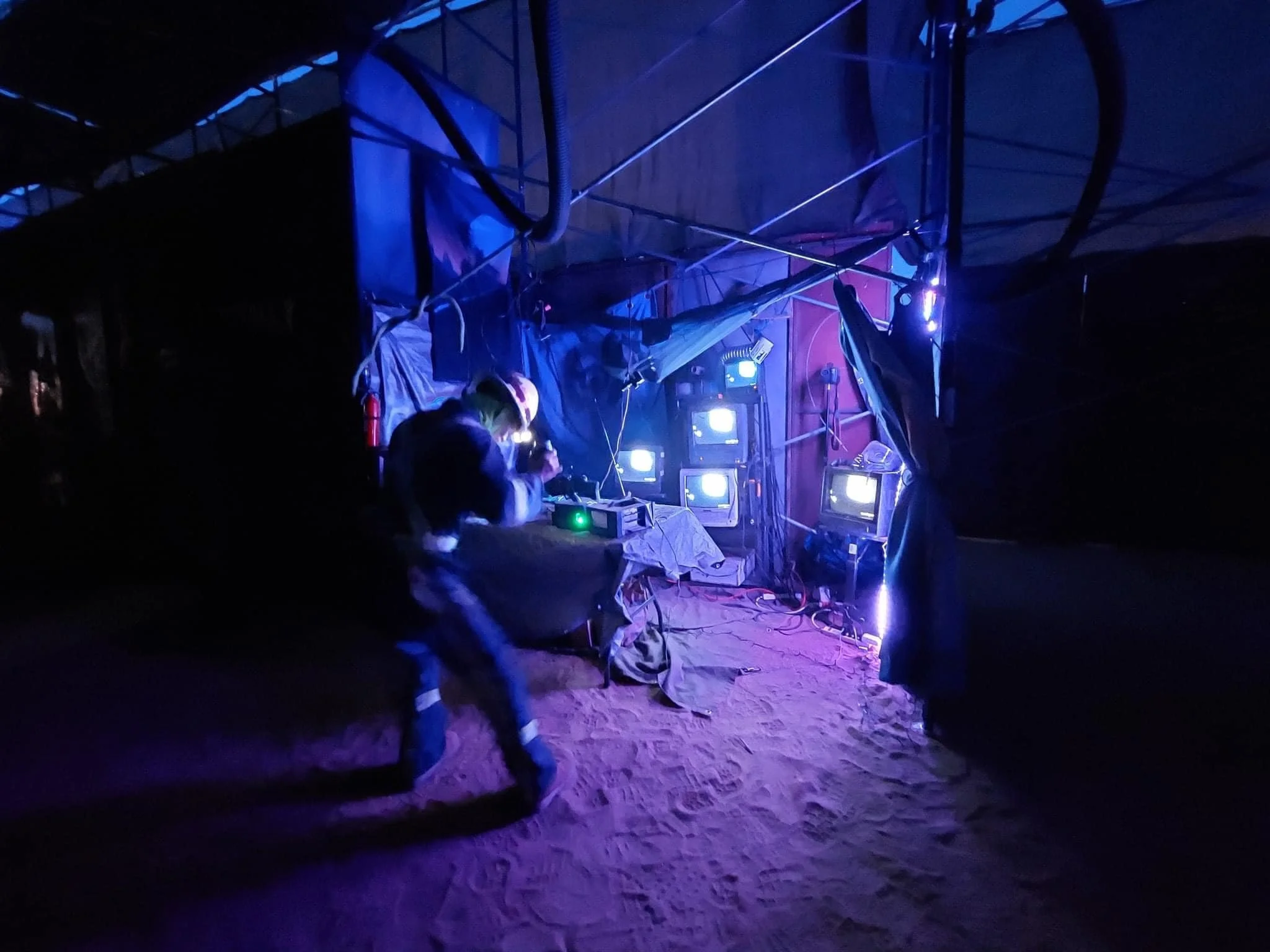 About — NEOTROPOLIS