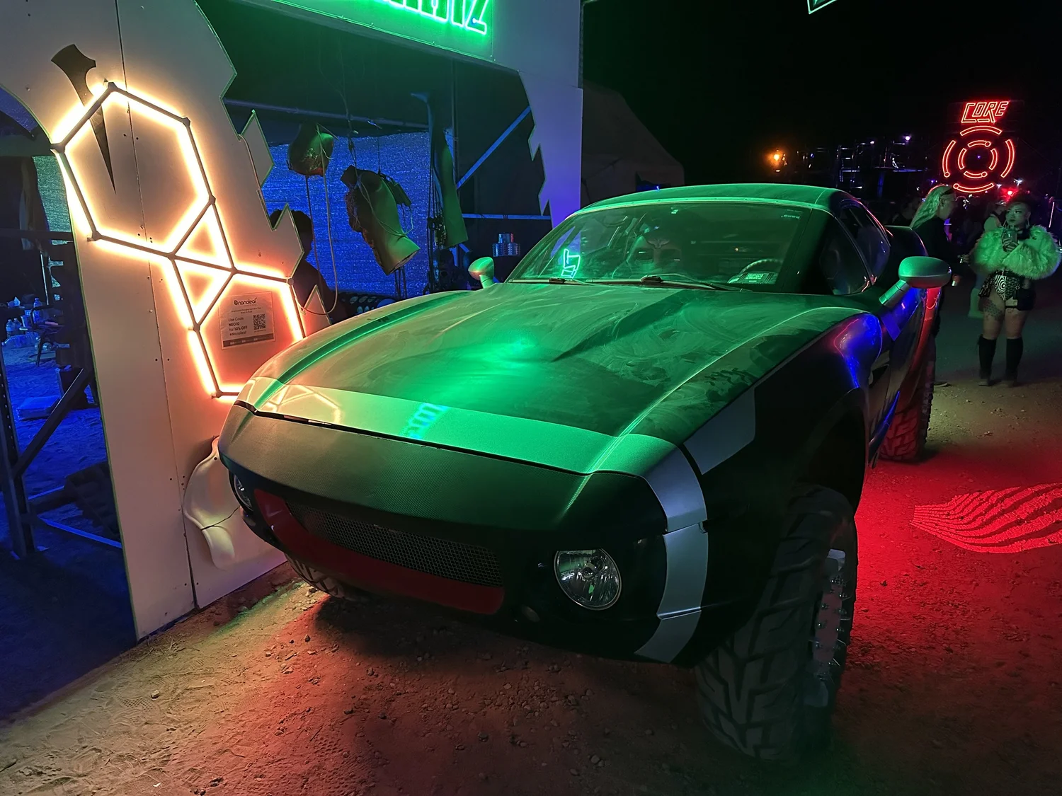 About — NEOTROPOLIS