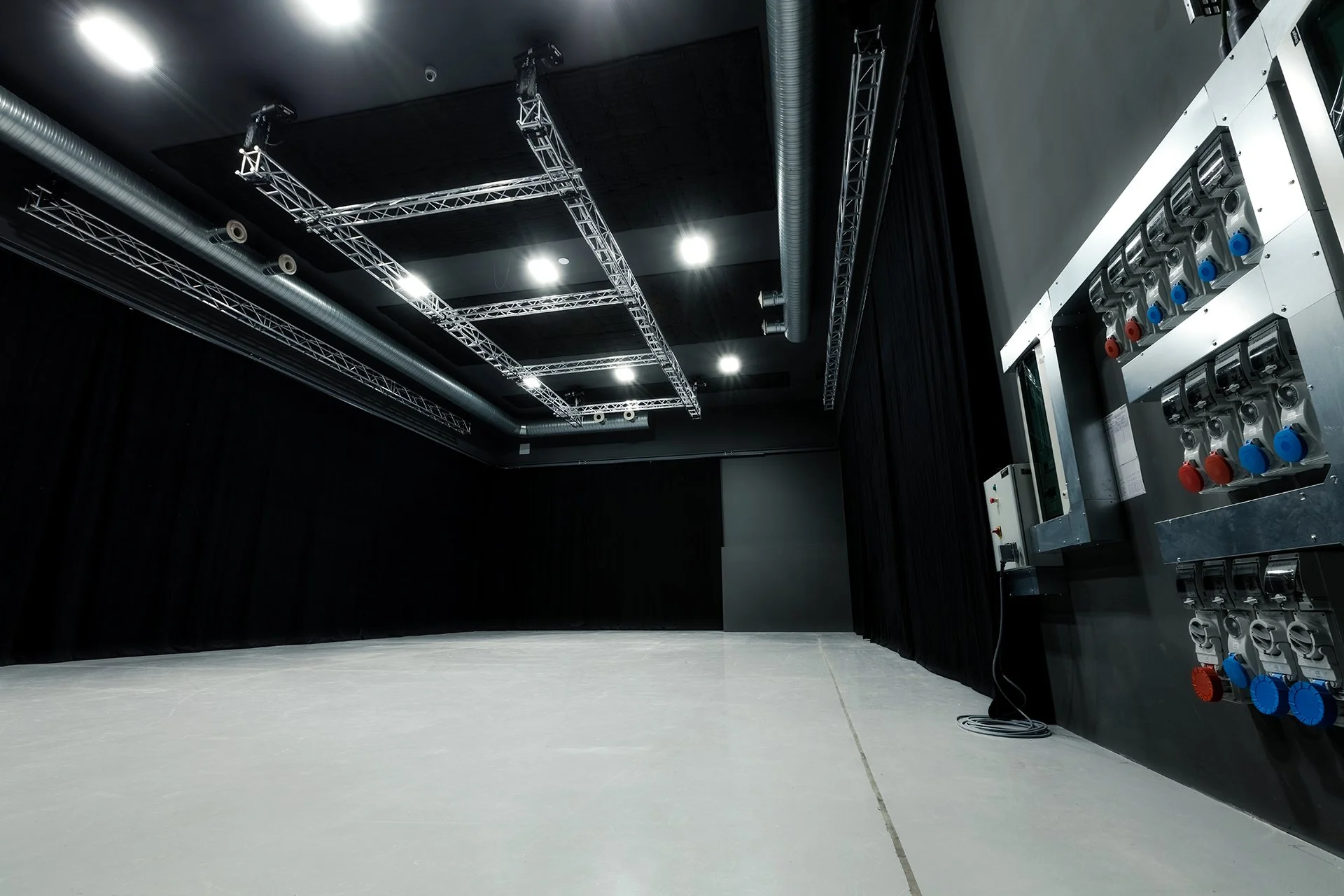 RD STUDIOS | One of the Largest London Film Studios and Television ...