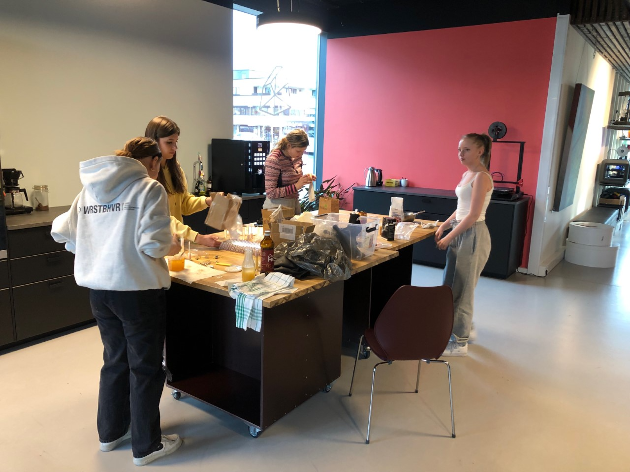 Honeybee, ei ungdomsbedrift på UVS