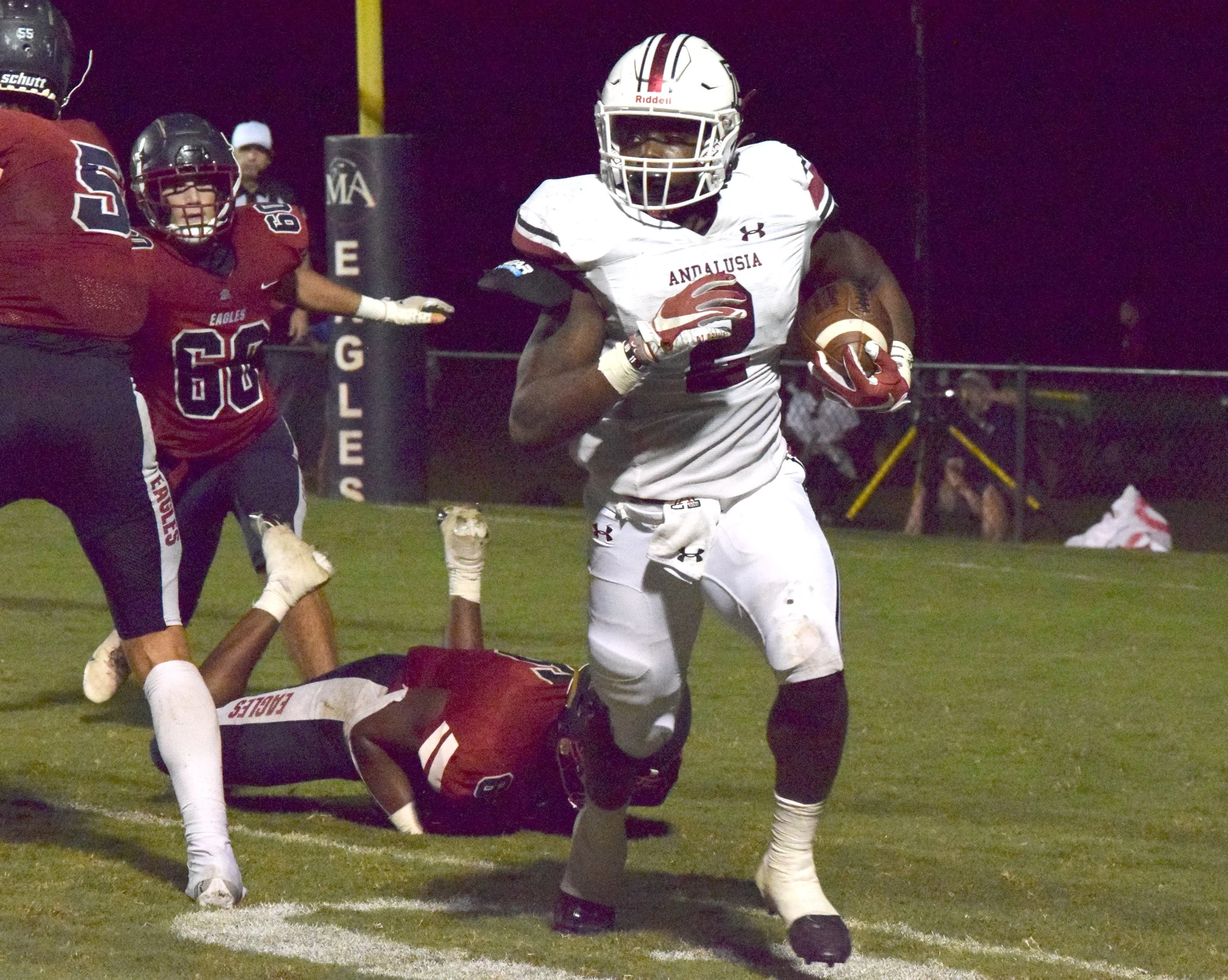 MA-ANDY: Burnett leads Bulldogs to easy win over MA — River Region Sports