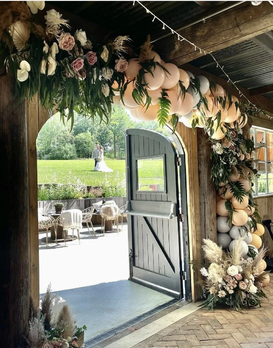 Oak Tree Barn Weddings