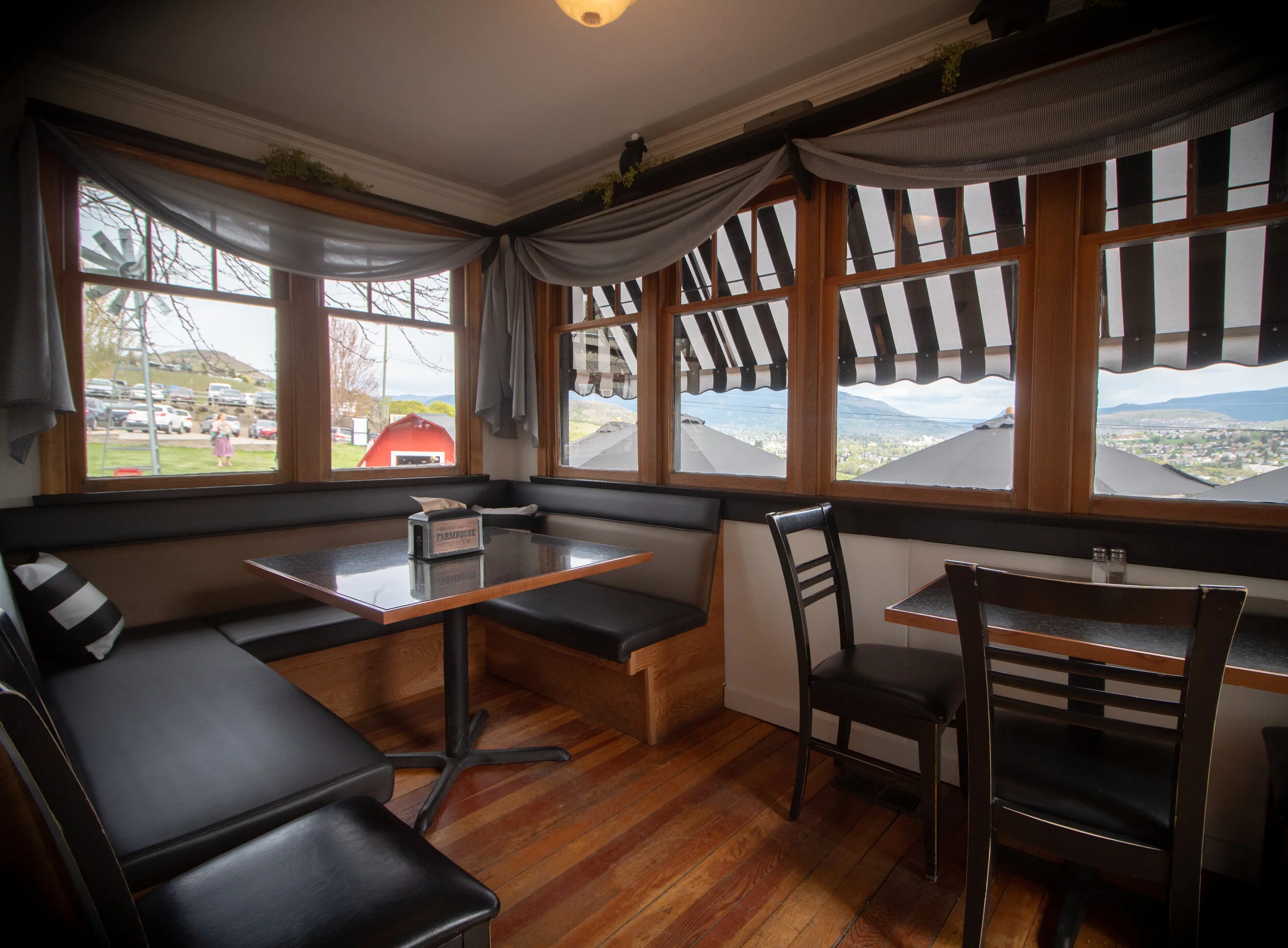 The Farmhouse Cafe — Davison Orchards