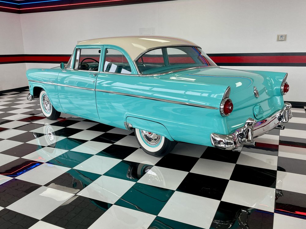 1955 Ford Customline — Wagner's Classic Cars