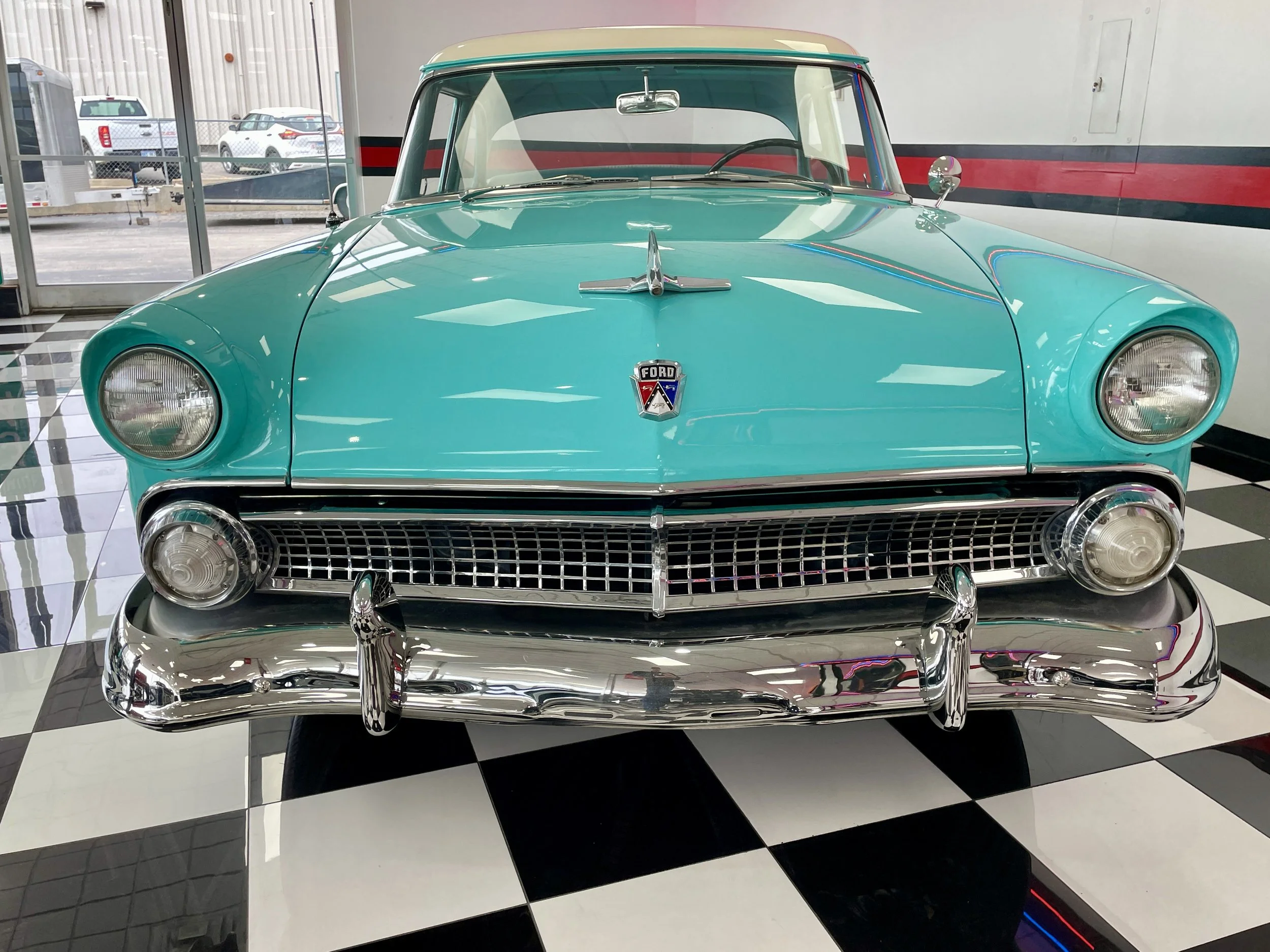 1955 Ford Customline — Wagner's Classic Cars
