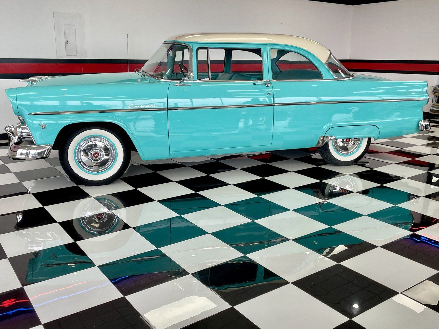 1955 Ford Customline — Wagner's Classic Cars