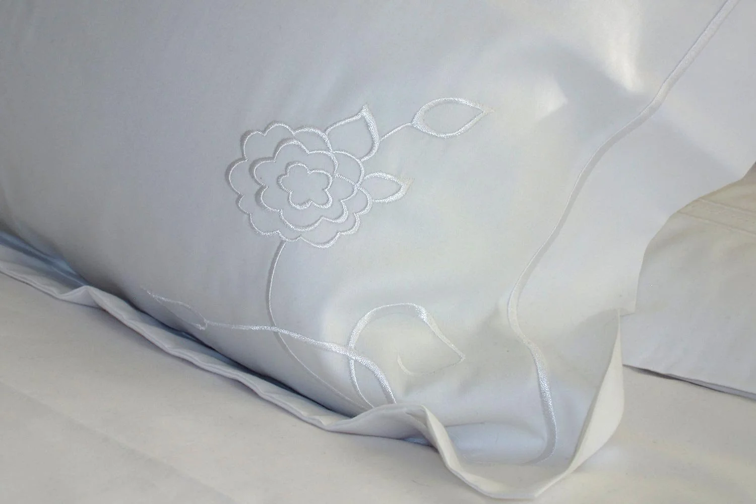 CASTELLO Luxury Bedding, Exquisite Italian linens & Stylish Home Decor