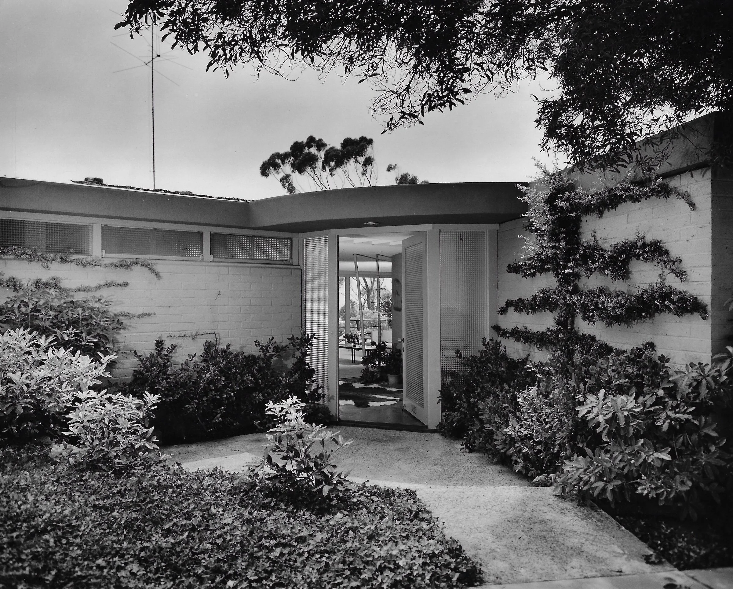 Mid-Century Modern (Keller II House) by Lloyd Ruocco in Mission Hills ...