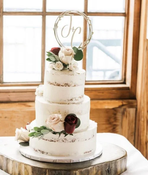 Ali Bakes Cakes - Custom cakes & cupcakes