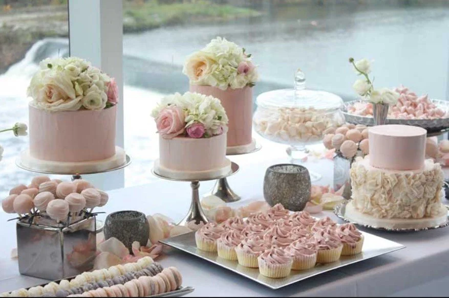 Ali Bakes Cakes - Custom cakes & cupcakes