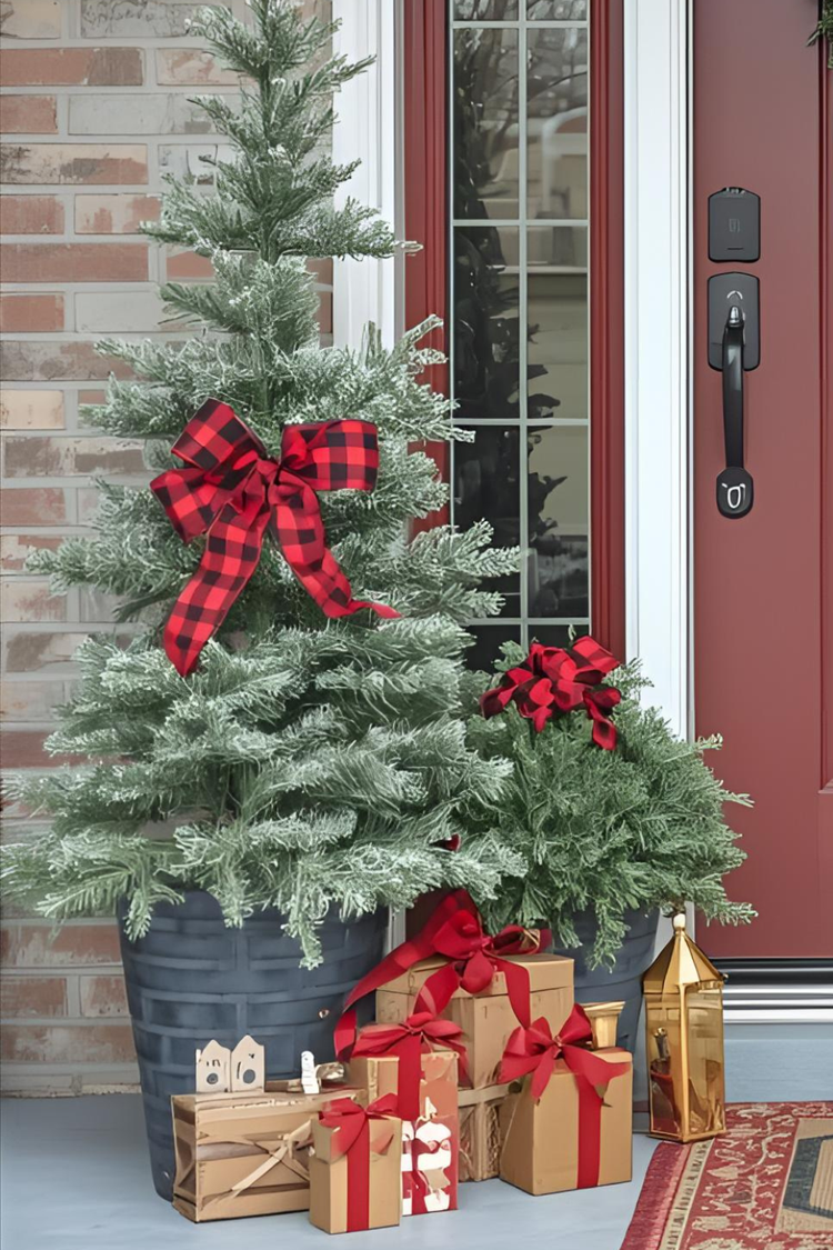 Front Porch Christmas Decor: Create a Warm Holiday Welcome