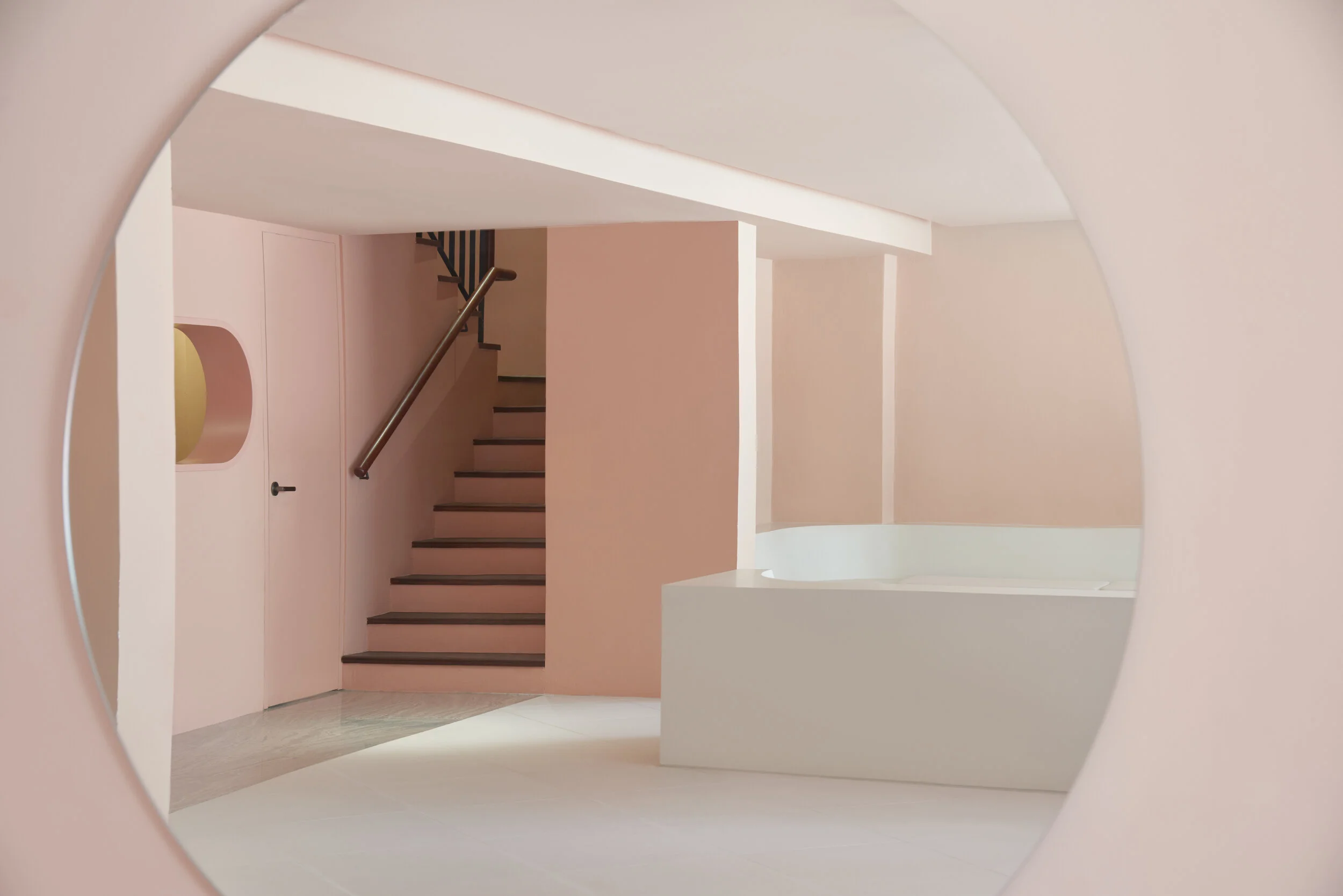 KINN Capsule Hotel
