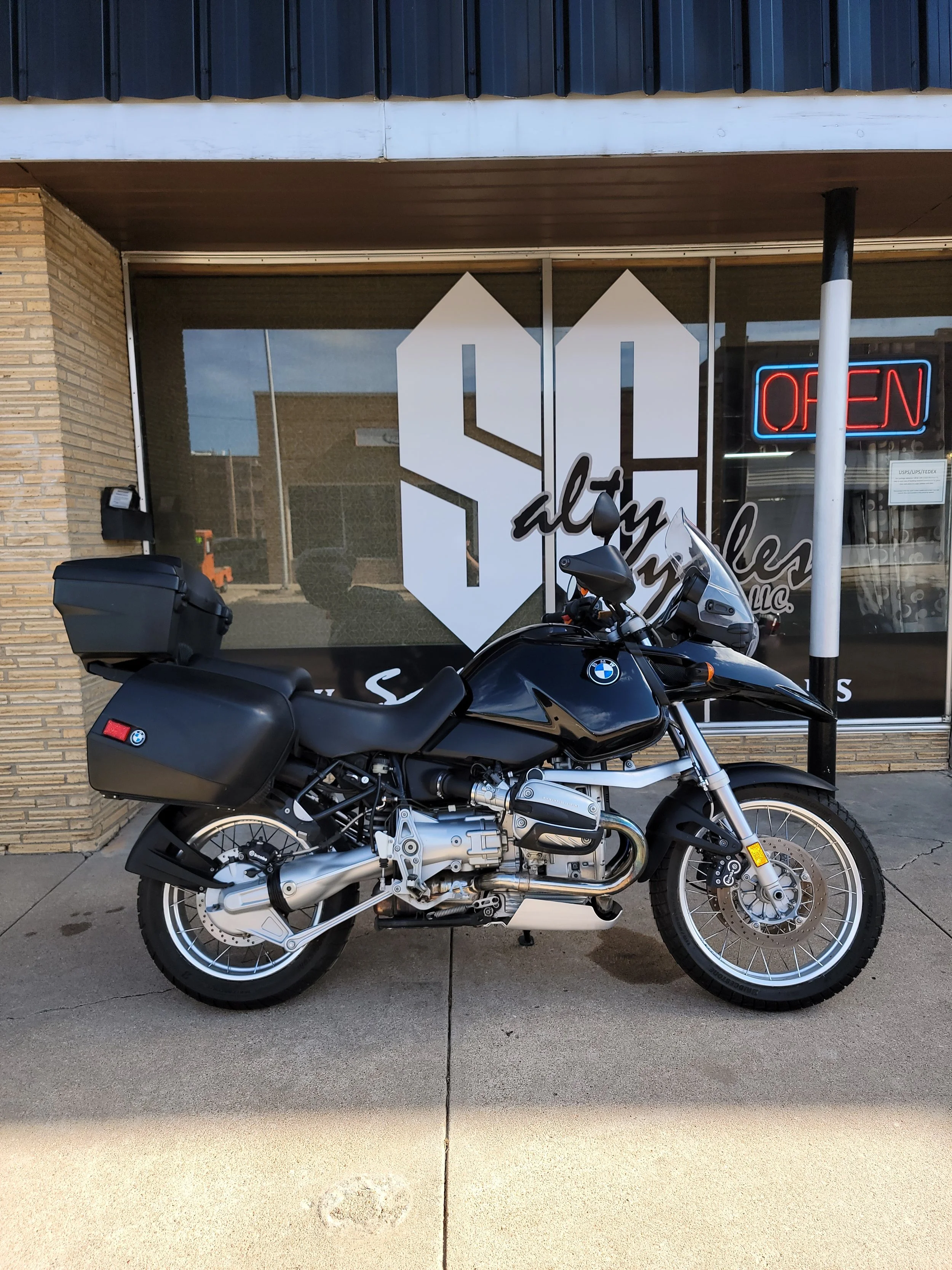 Metric Bikes — Salty Cycles