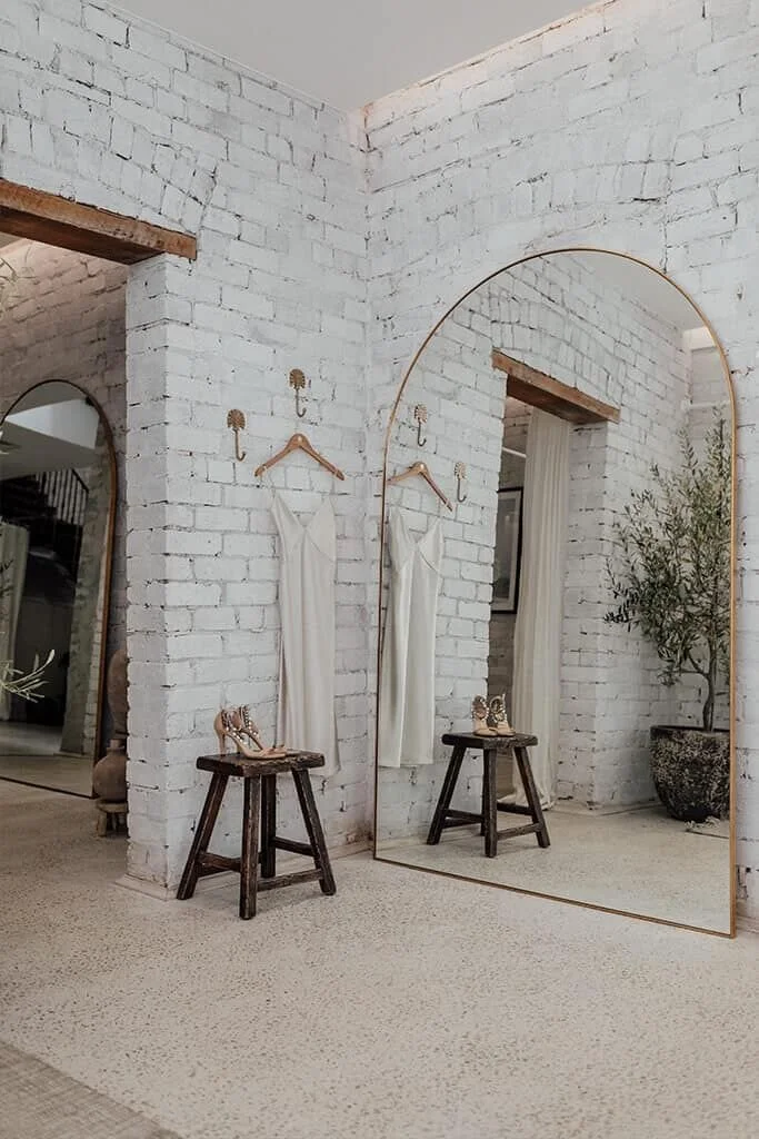 5 Reasons Why Using Mirrors to Enhance the Look and Feel of Your Retail ...