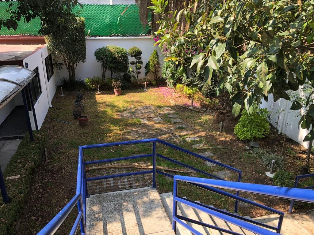 Paris 36 — LANDOR ESTATE