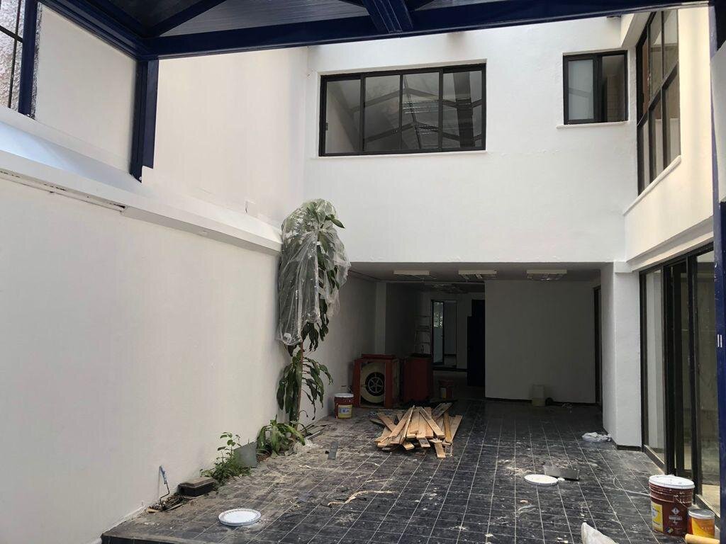 Paris 36 — LANDOR ESTATE