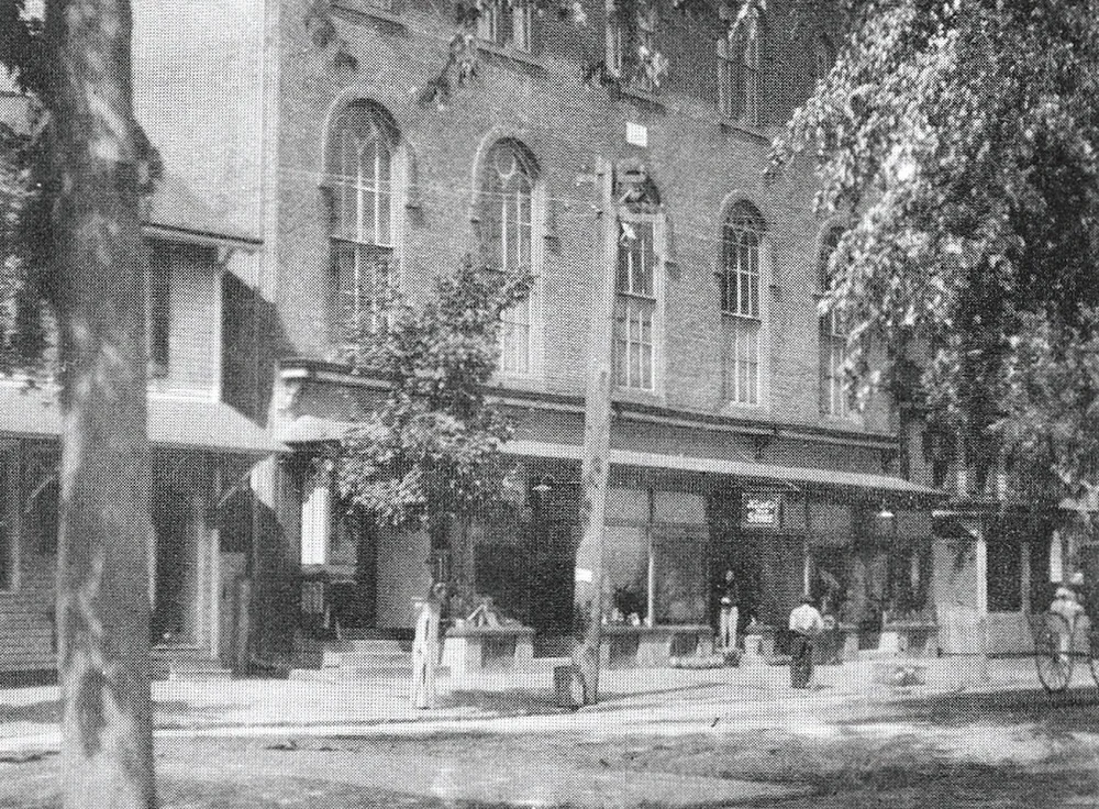 About Us — Everett Theatre