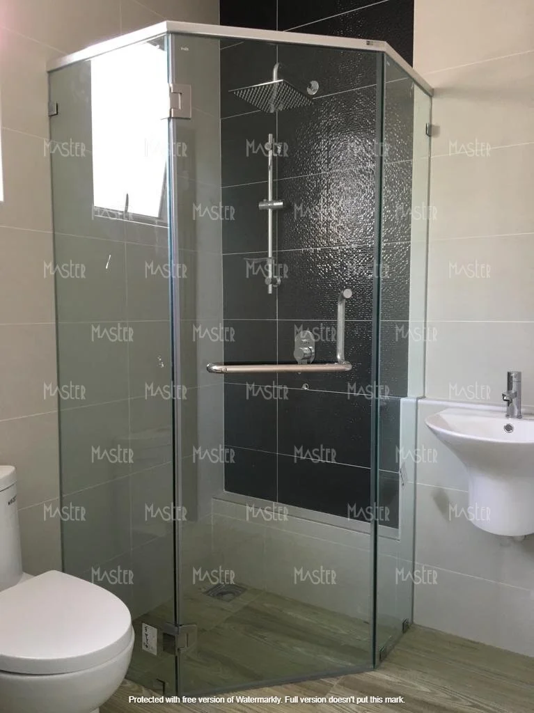 Corner Entry Shower Screens — Master Home Concept