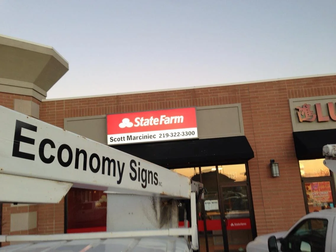 Pylon Signs & Box Signs — Economy Signs Inc.