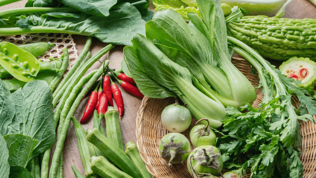 Asian Greens Guide: 17 Essential Varieties, Benefits & Culinary Uses