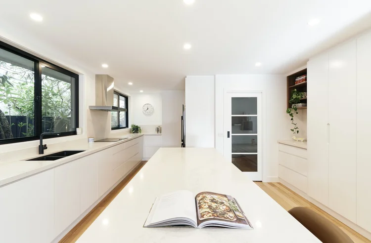 Handleless — Wood Wizards Kitchens