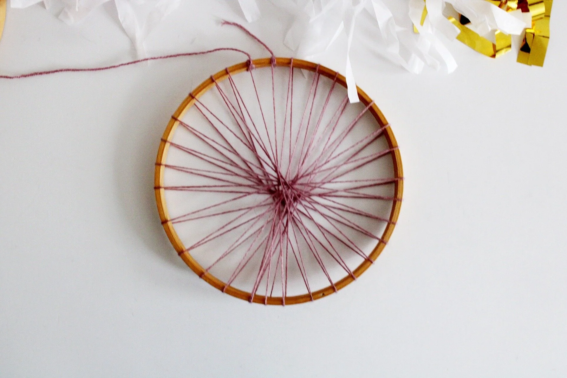 Warping An Embroidery Hoop Circle Loom — Homebody DIY