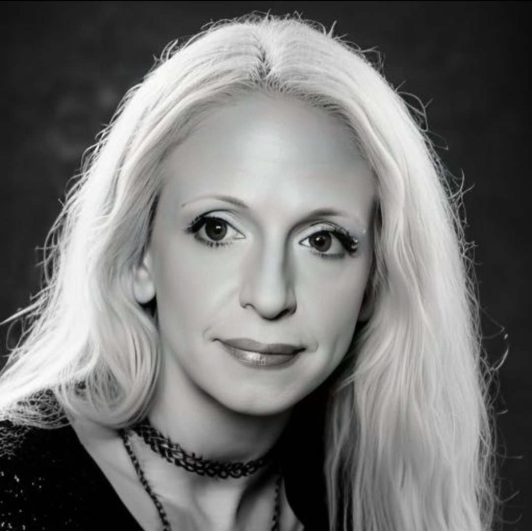 Author Maria DeVivo