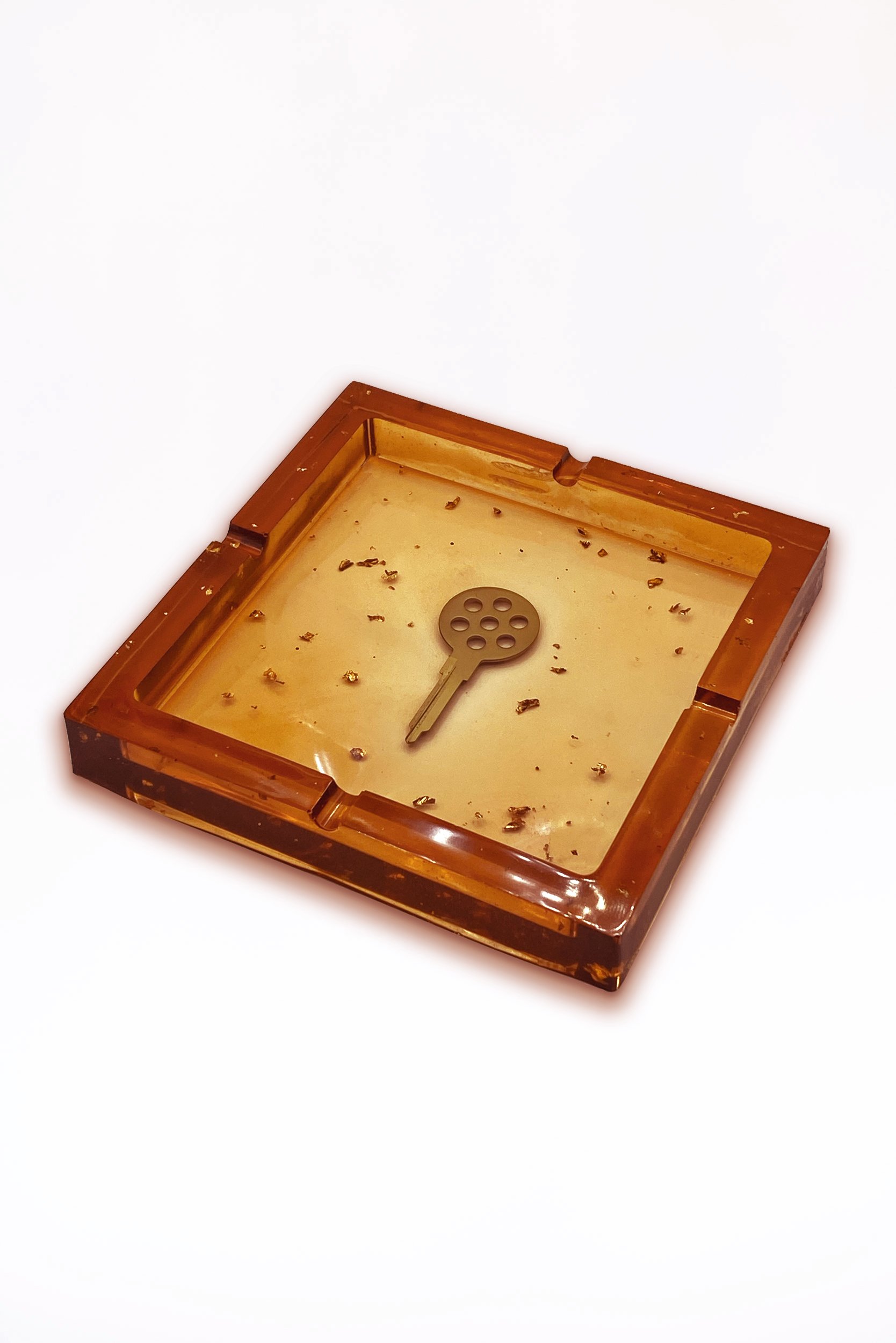 PARAPHERNALIA — KeyLow