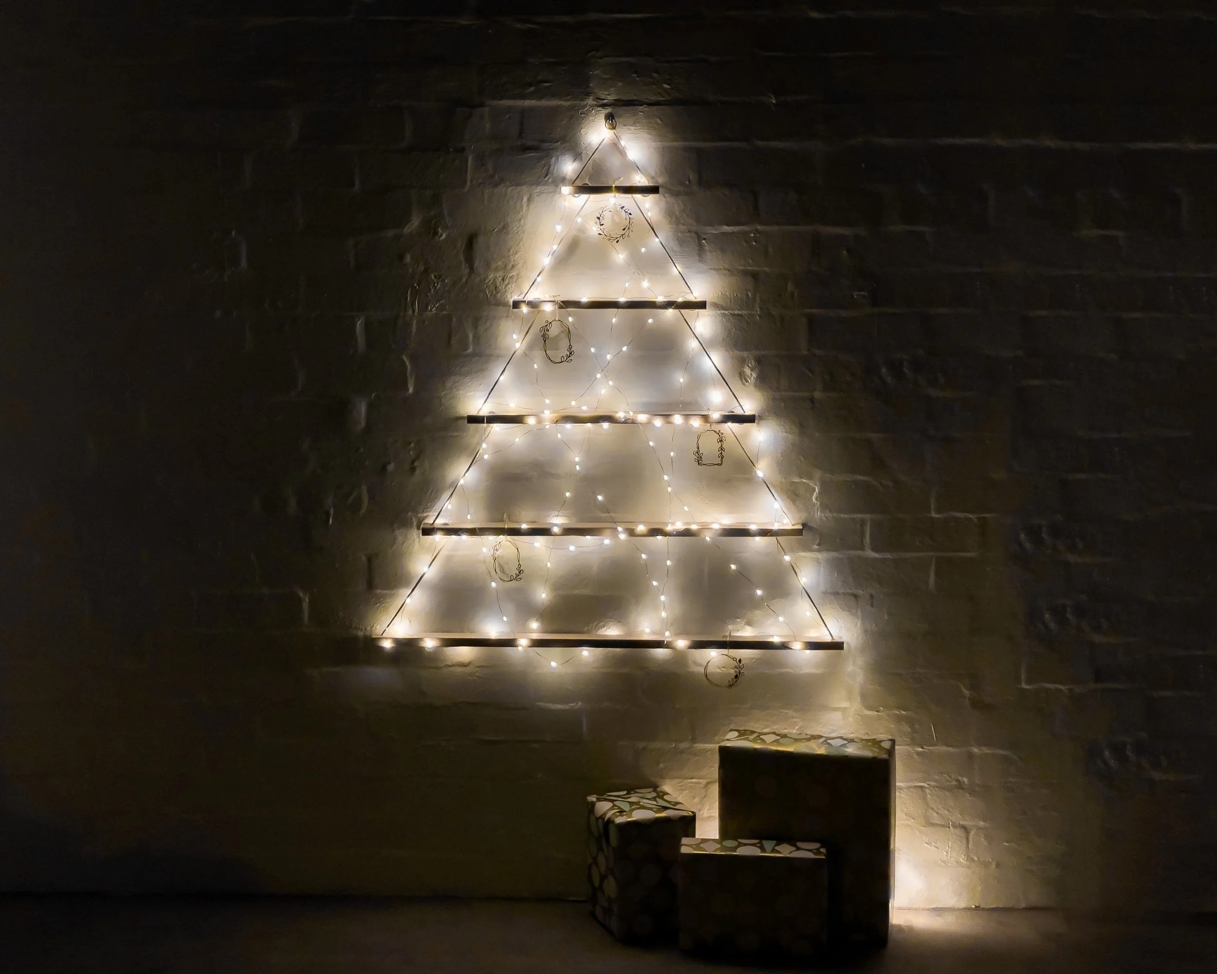 Red Gum Hanging Christmas Tree — Jemmervale Designs