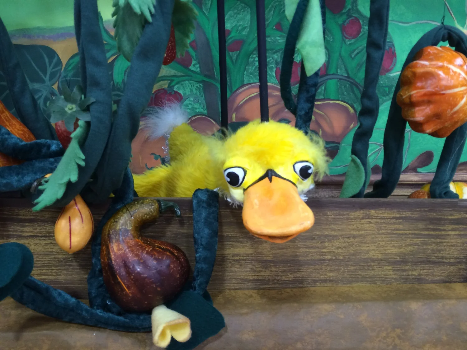 Little Red Hen's Garden — StoneLion Puppet Theatre - Art for the ...