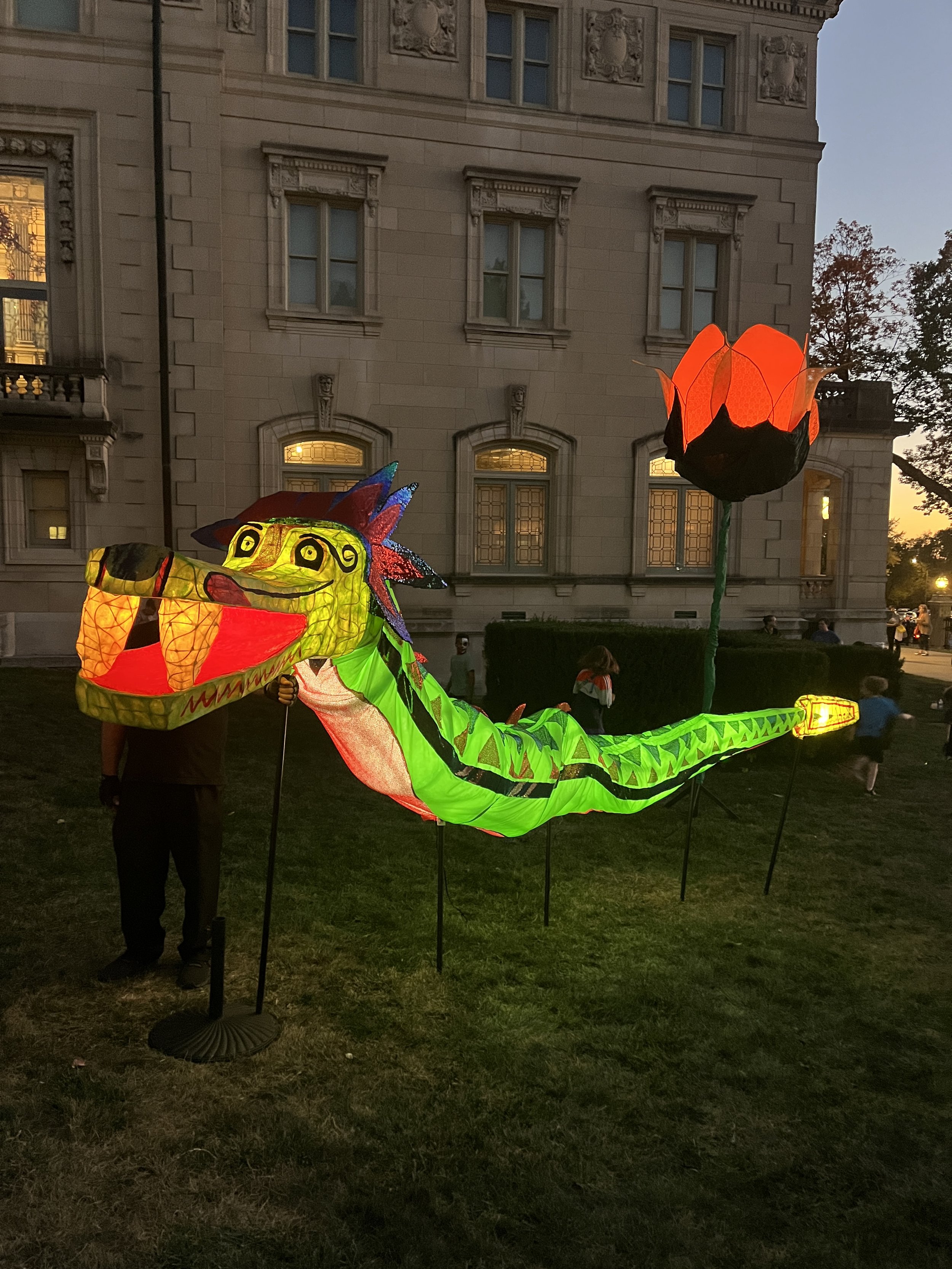 Giant Puppet Gallery — StoneLion Puppet Theatre - Art for the ...