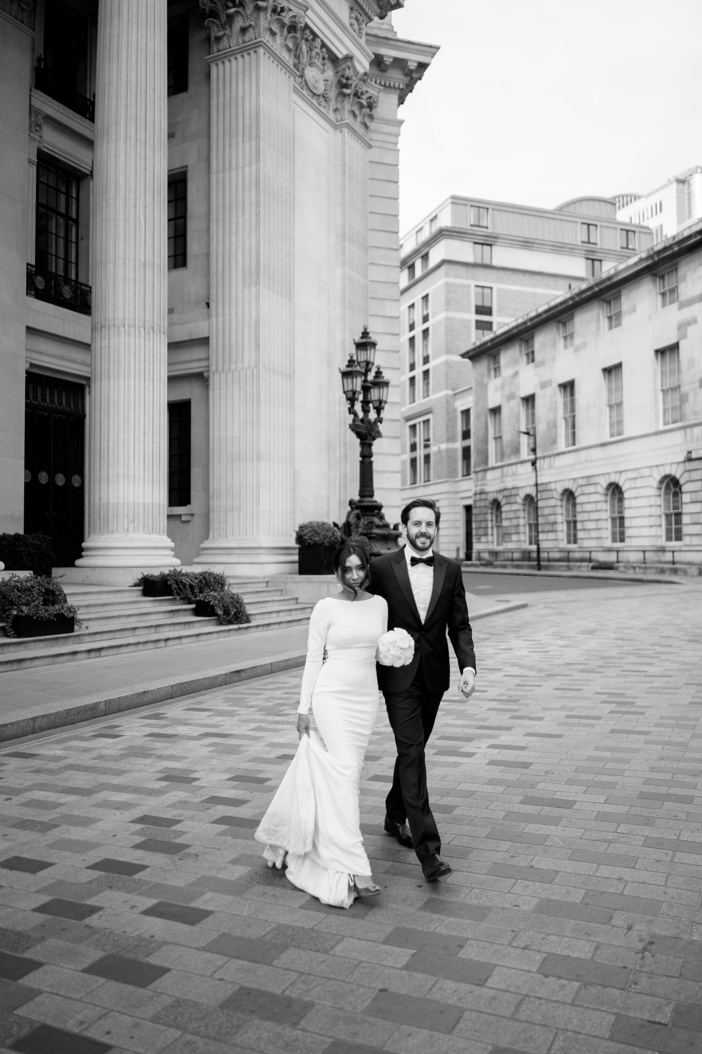 Editorial: Intimate London Wedding with Luxury Florals and Thames ...