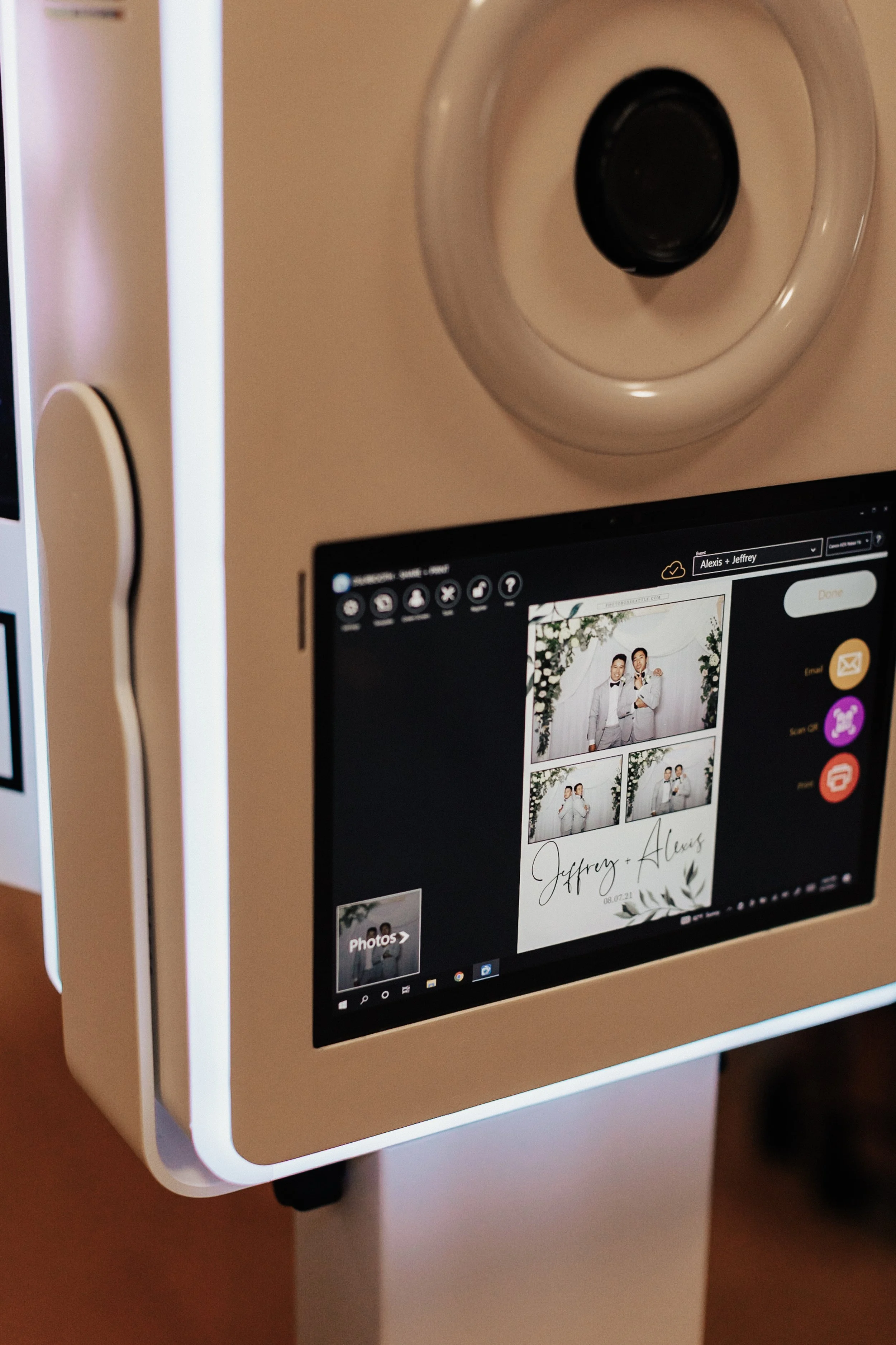 PhotoBox - Photo Booth Rental | Seattle WA