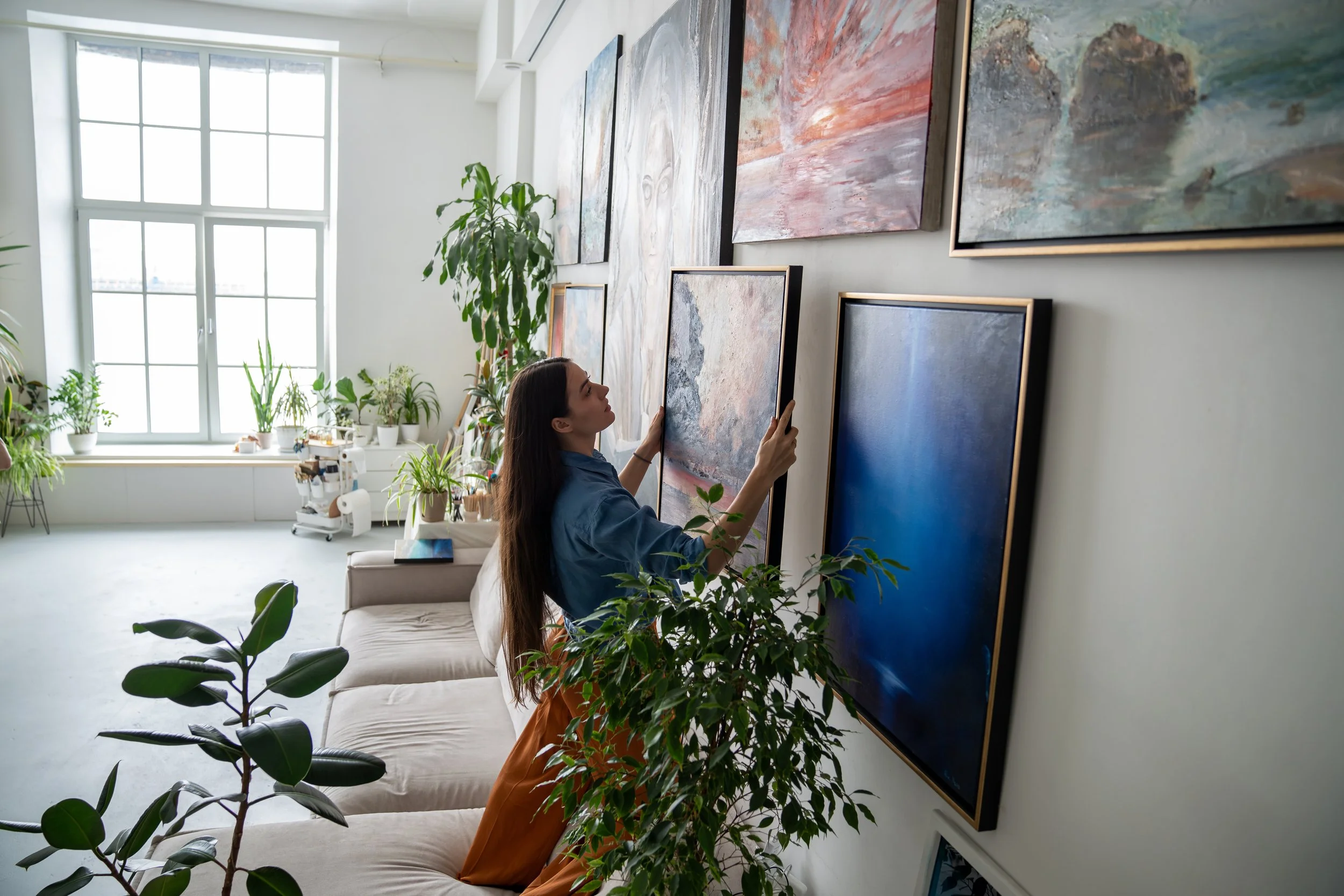 The Ultimate Guide to Hanging Artwork: Dos, Don’ts, and Pro Tips for ...