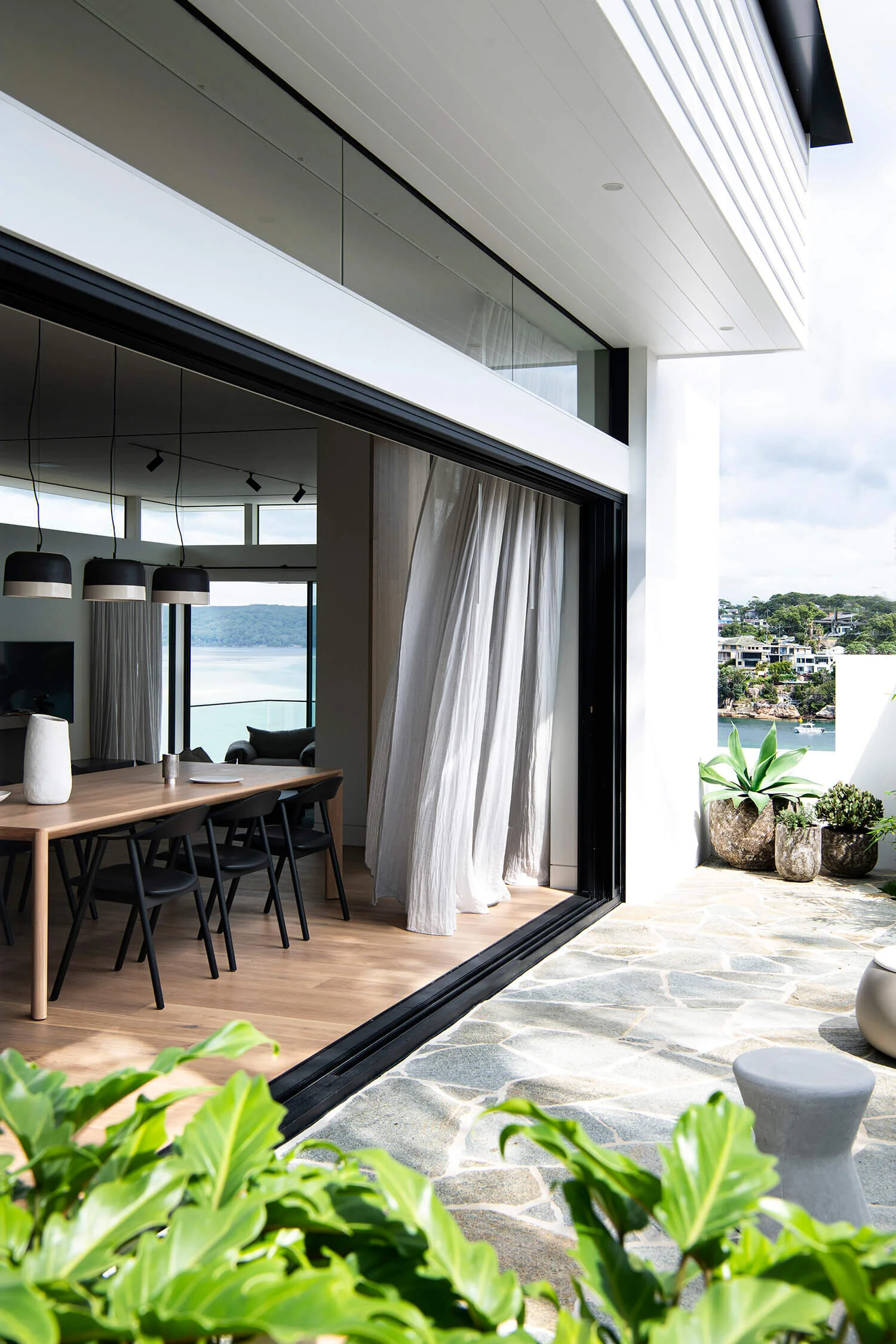 Studio aem - Waterfront Family Home Interior Design Burraneer Bay