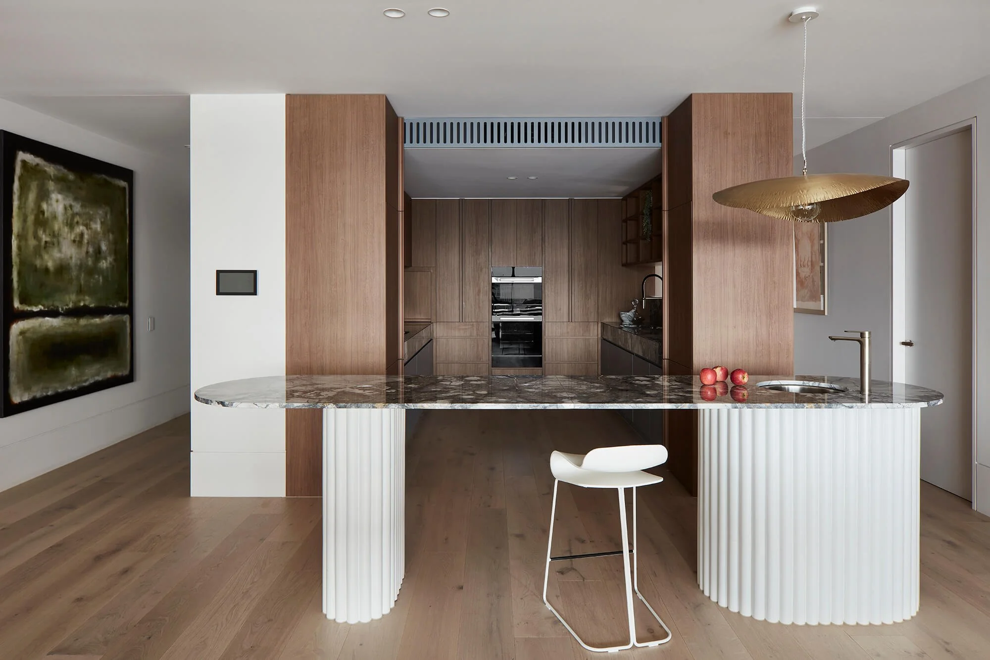 Studio aem - Contemporary Waterfront Apartment Interior Design The Isles