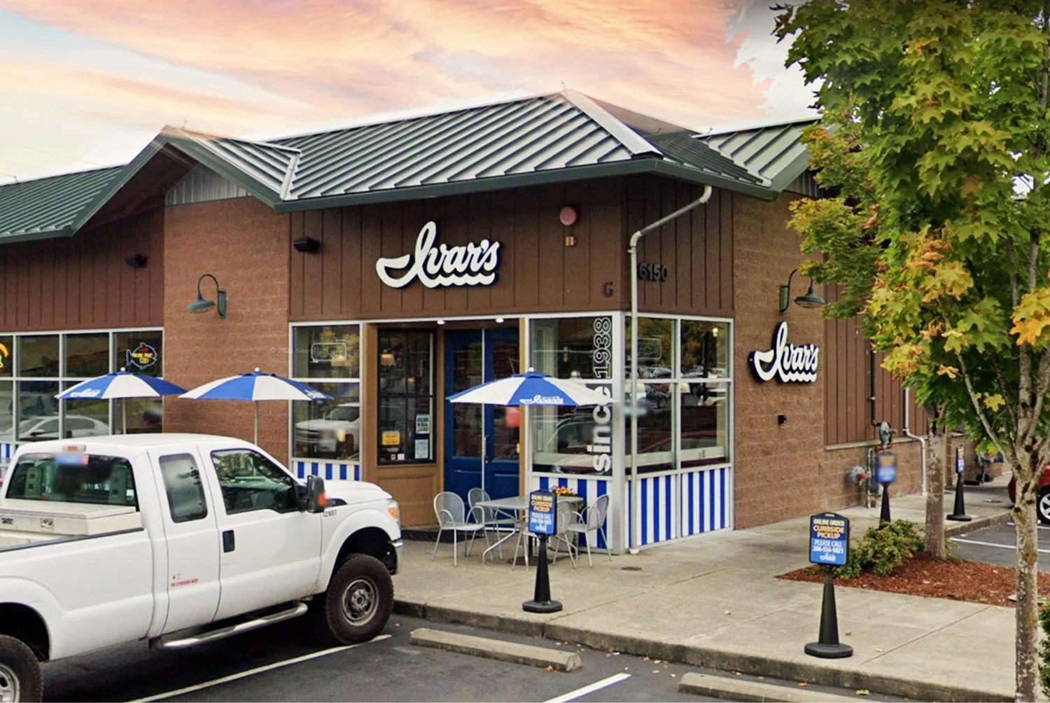 Issaquah Seafood Bar — Ivar's