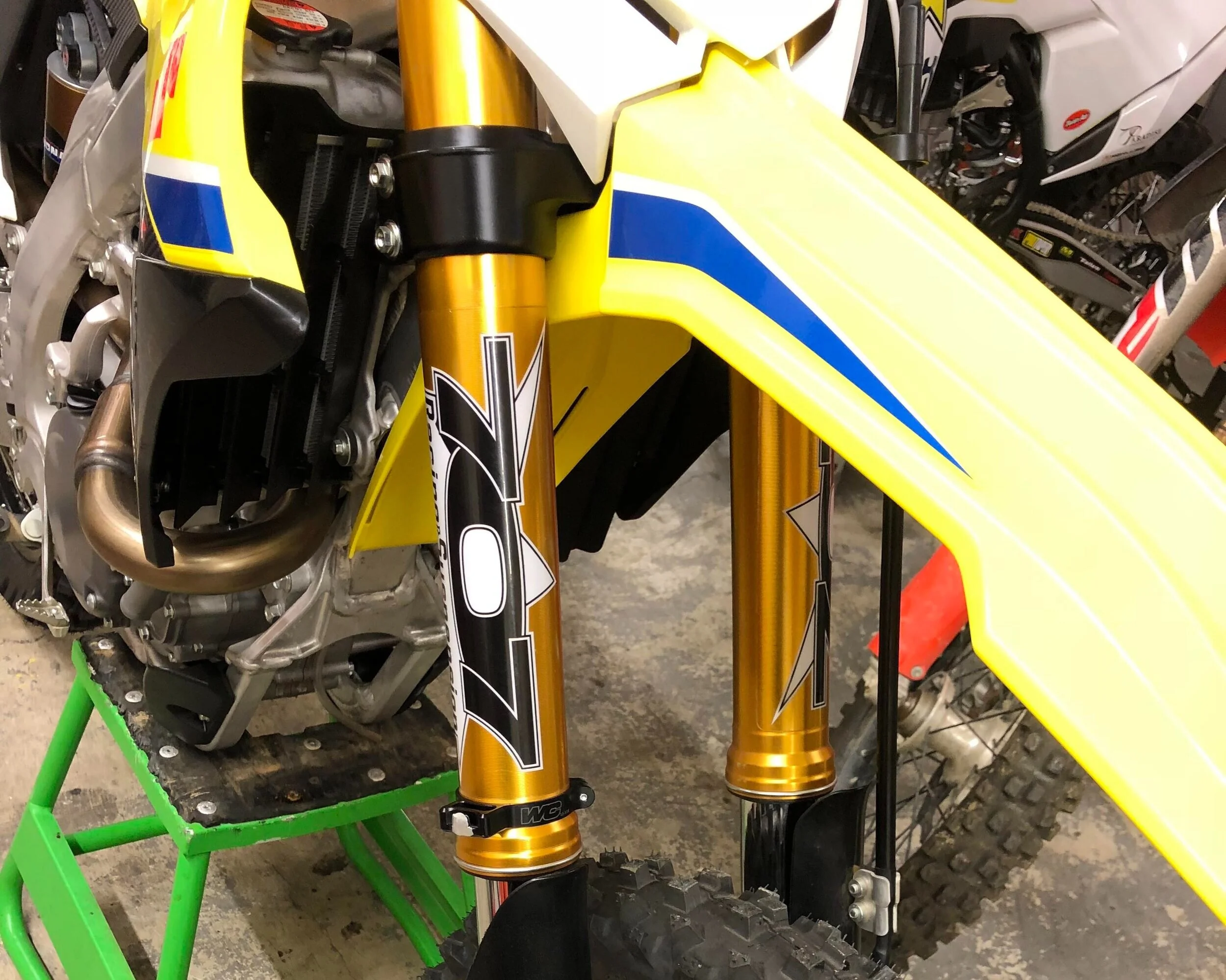 Showa — 707 Racing Suspension