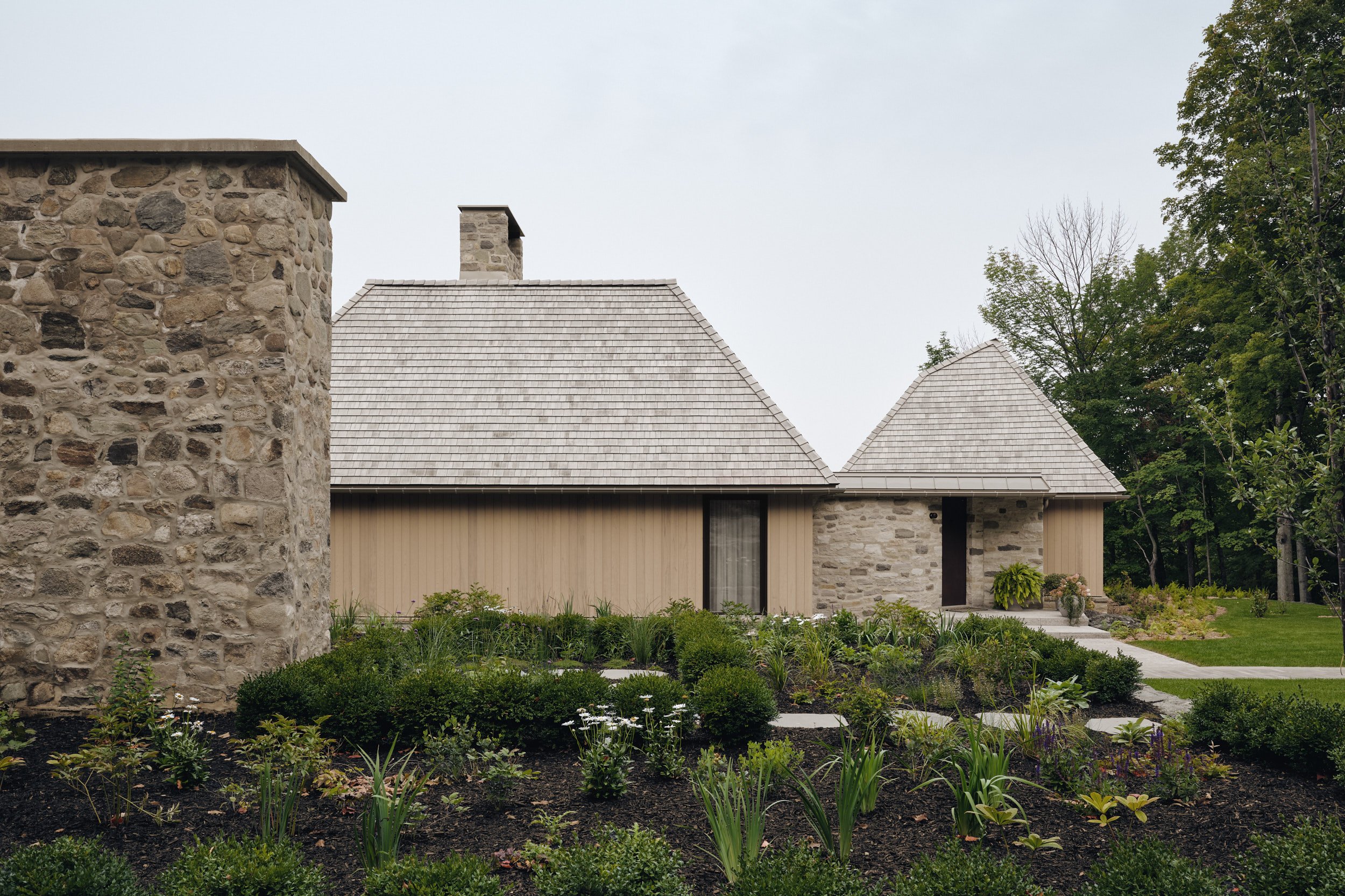 Brom by Atelier Carle, Eastern Townships — ALEX LESAGE