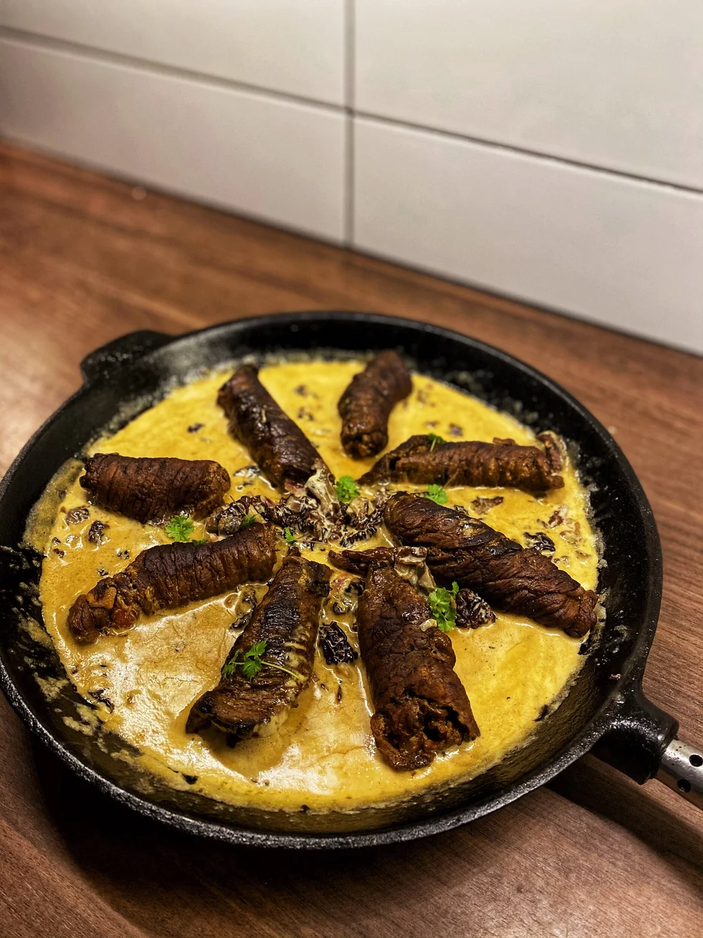 Färskostfyllda oxrullader med murkelsås — Mat & Pyssel Bloggen