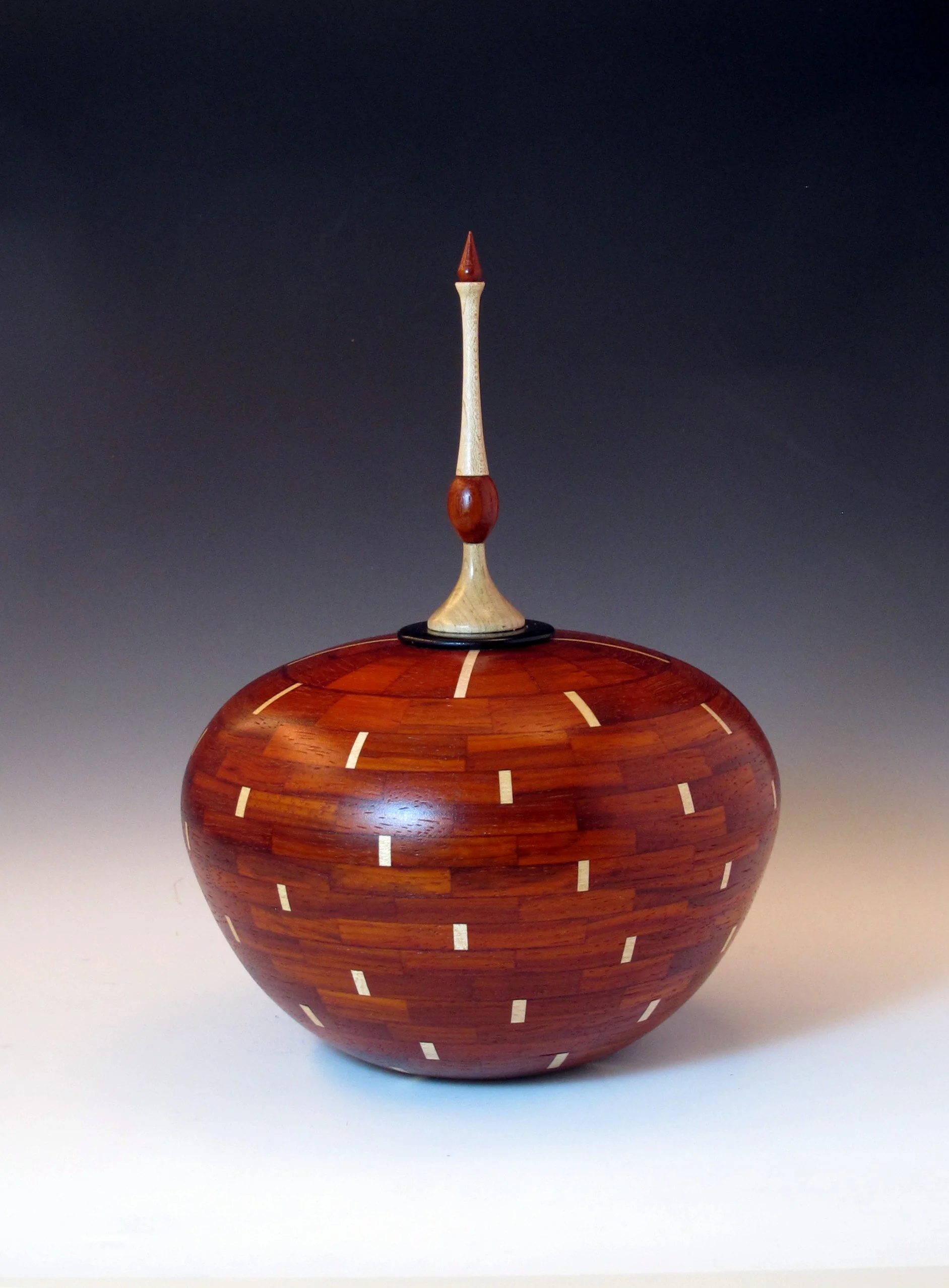 Hollow Forms — Dennis Richardson