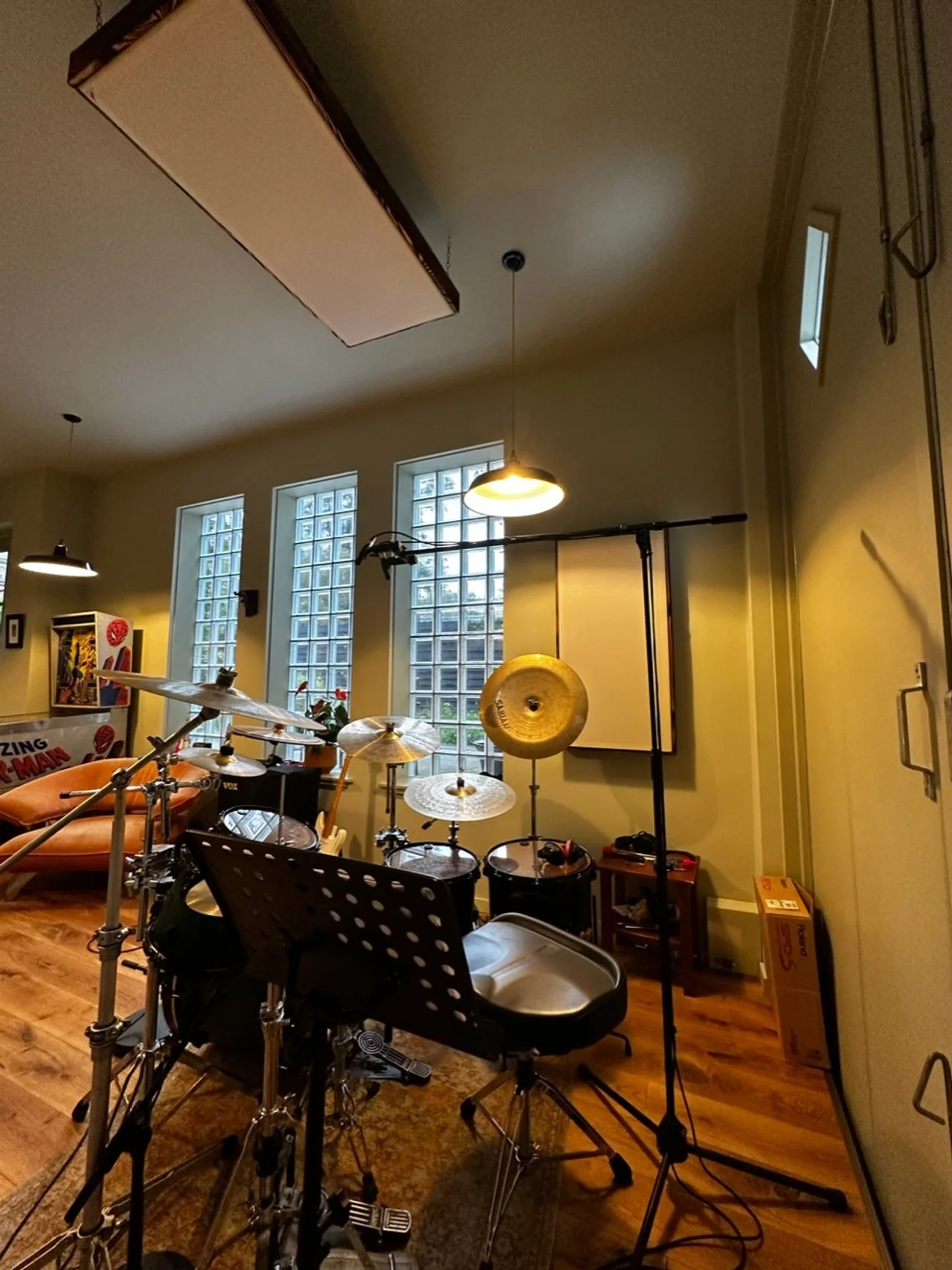 Classy absorber Woody Queen to improve the room acoustics. — Ekustik ...