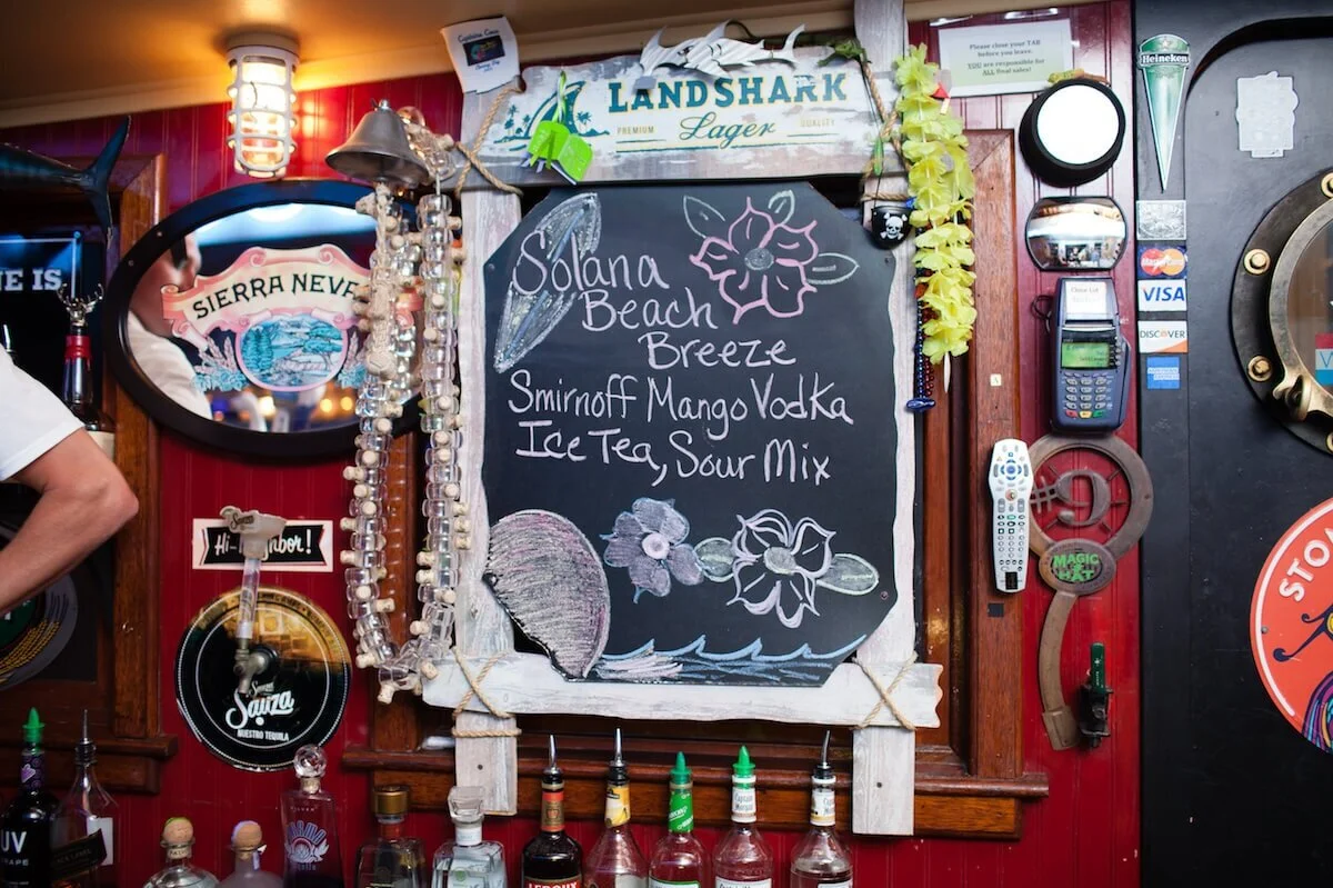 Outdoor Seafood Restaurant and Bar — Captain's Cove Seaport