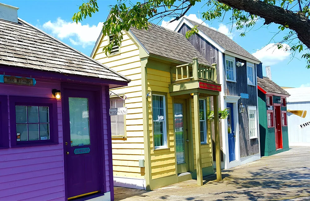 Boardwalk Shops — Captain's Cove Seaport