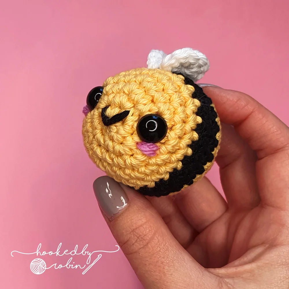 Amigurumi Tiny Bee [Free Video Tutorial & Written Pattern!] — Hooked by ...