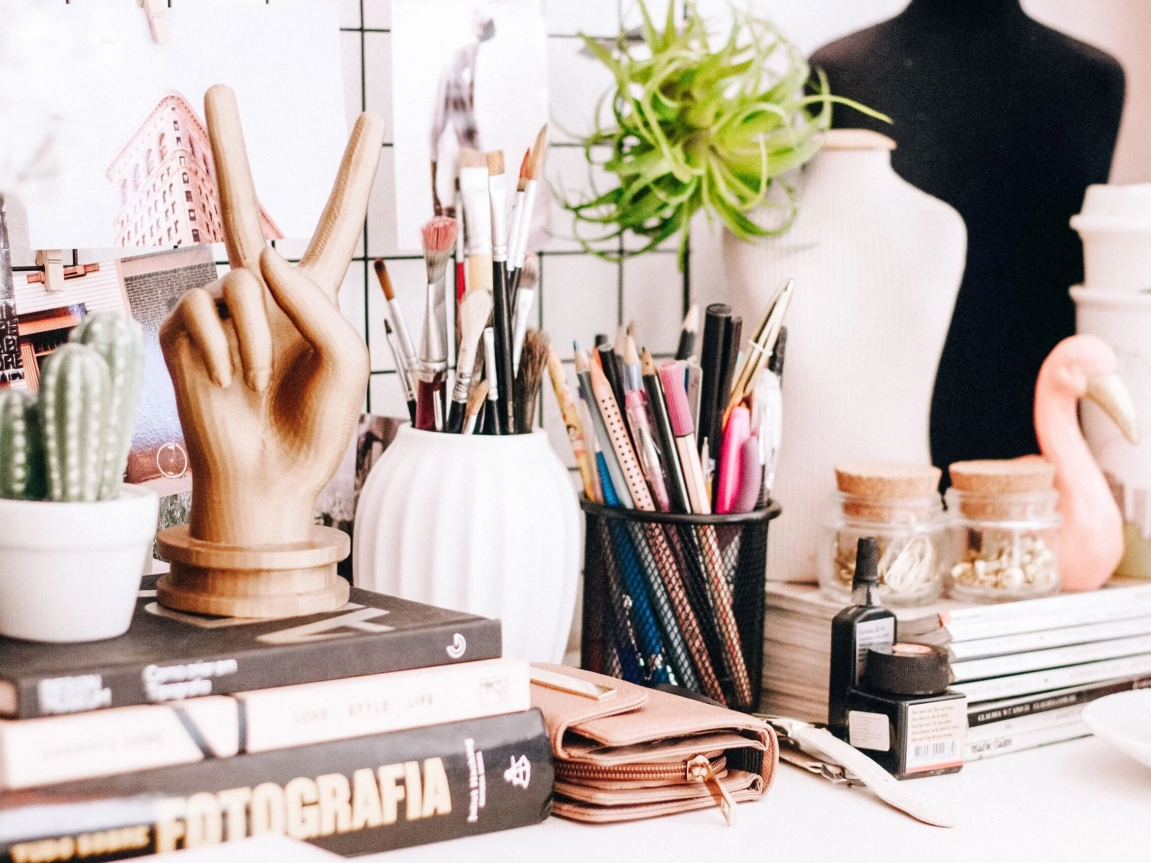 8 Ways to Decorate Your Desk and Increase Productivity — The Green Mad ...