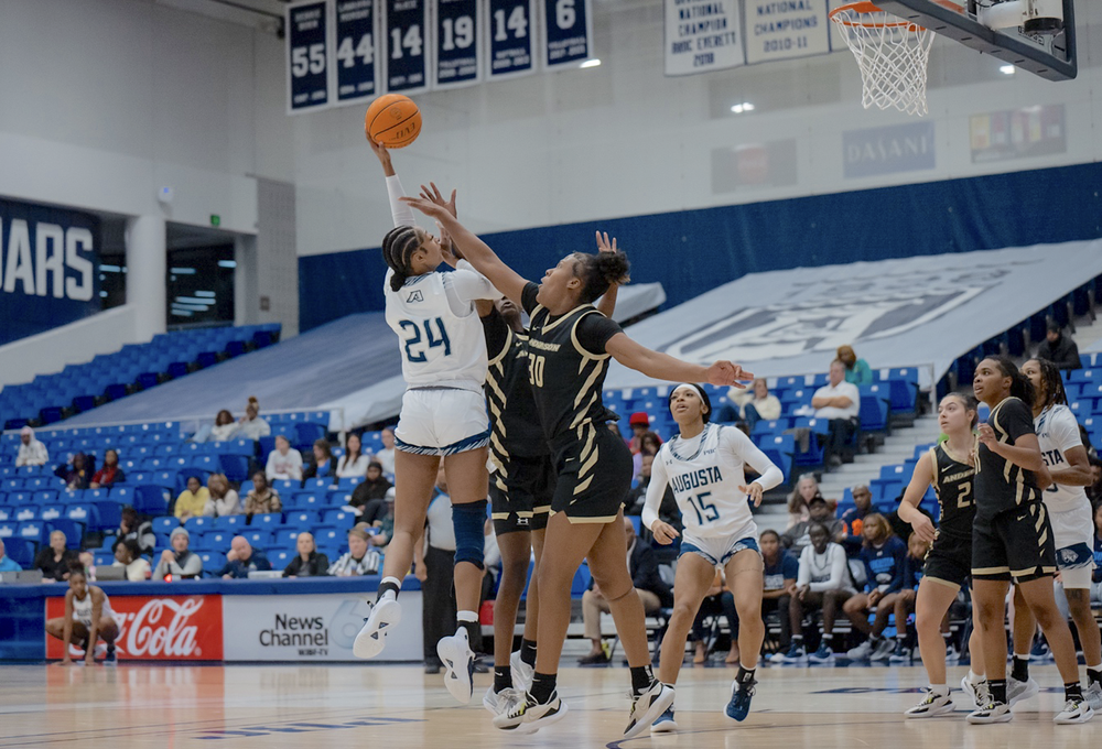 Anderson downs Augusta women's basketball team, 82-76 — The Bell Ringer